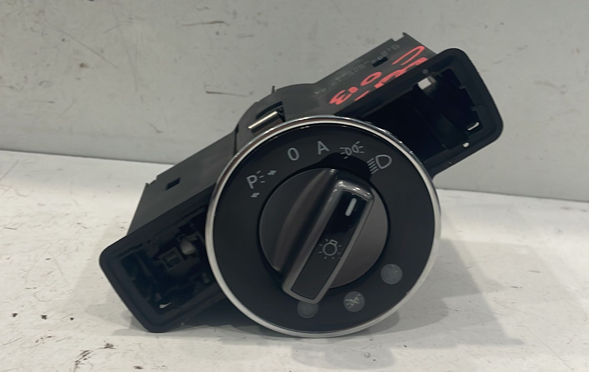 REGOLATORE FARI MERCEDES Classe C (W205) (2013-) (13>)