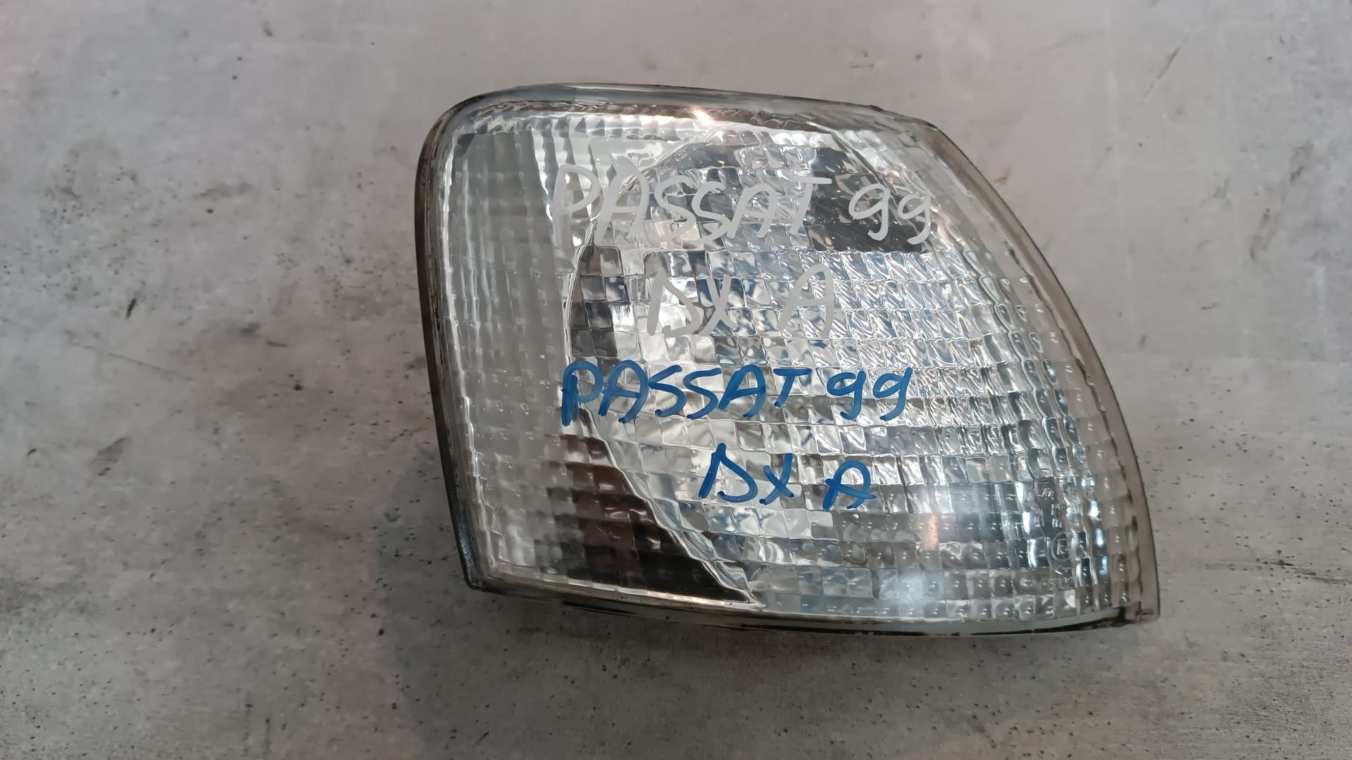 FRECCIA FANALINO ANT DX VOLKSWAGEN Passat Variant 2° Serie (97>00)