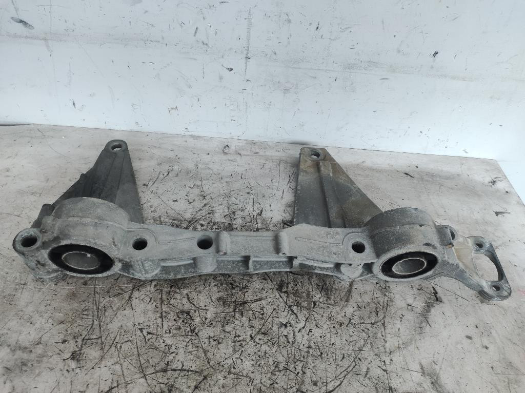 SUPPORTO DIFFERENZIALE POSTERIORE MERCEDES Vito Serie (W447 ...