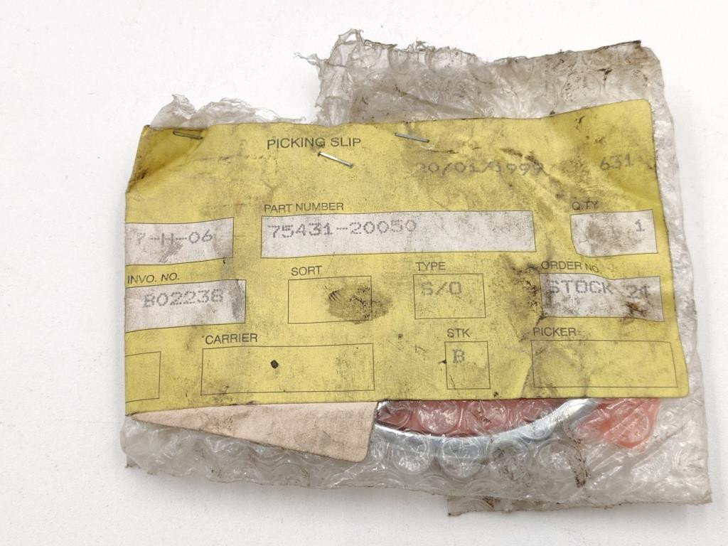 STEMMA FREGIO LOGO TOYOTA Carina 1° Serie TY- 7543120050 2C (92>95)