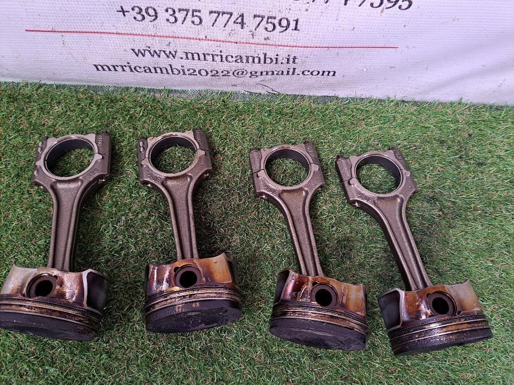 PISTONI MOTORE VOLKSWAGEN Golf 7 Berlina CHHB benzina 1984 (12>)