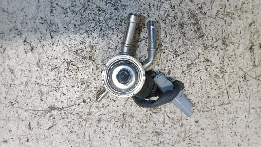 INIETTORE ADBLUE RENAULT Scenic Serie 208997976R R9N401 diesel 1749 (16>)