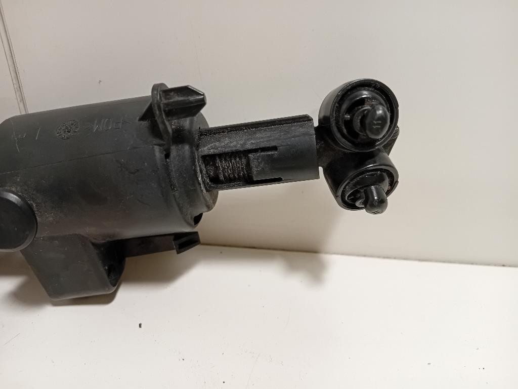 SPRUZZINI LAVAFARI MERCEDES Classe E W207 A2078600147 271860 (09>17)