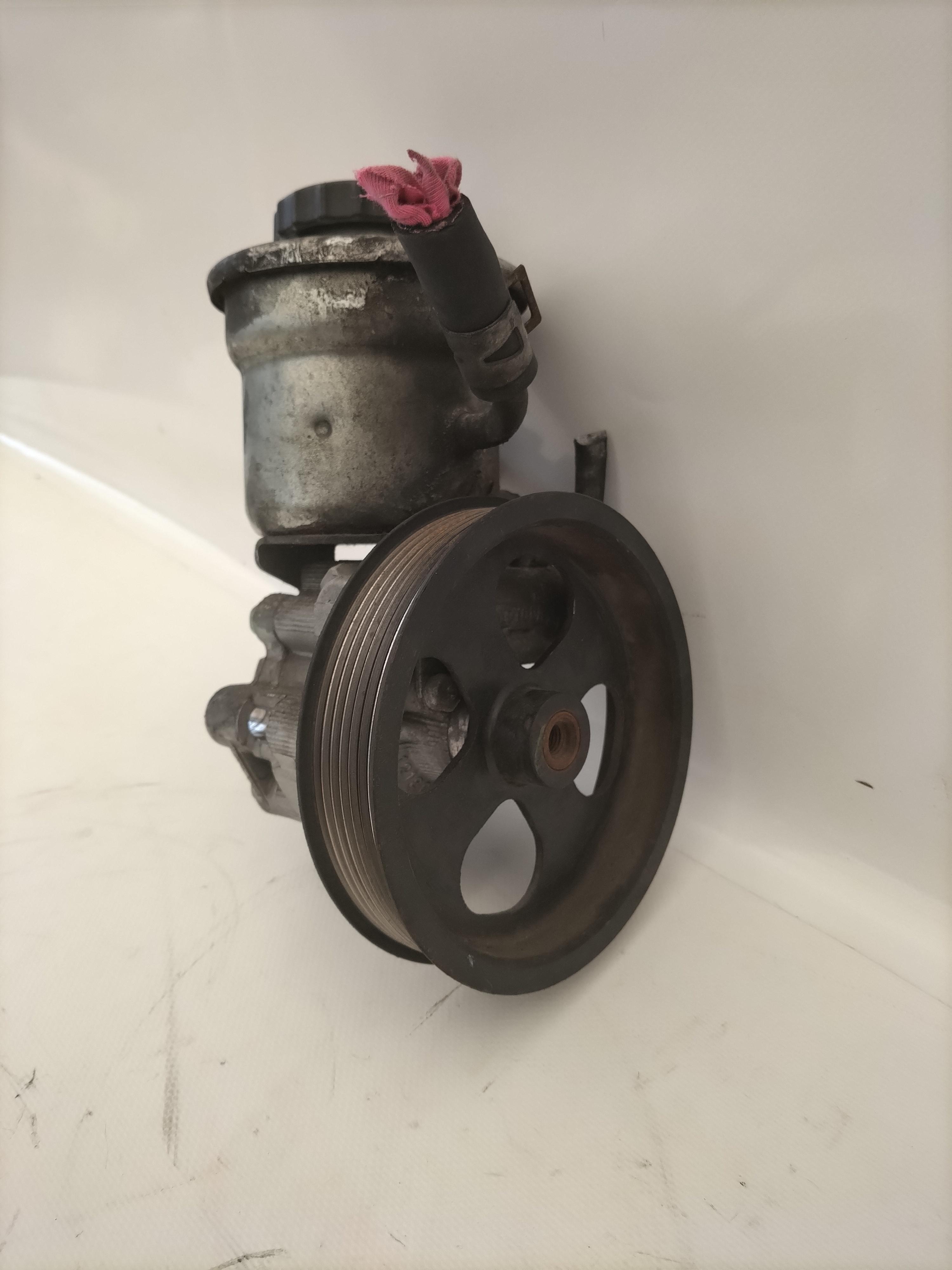 POMPA SERVOSTERZO TOYOTA Corolla Verso 2° Serie 4431005120 Diesel 2200 (04>09)