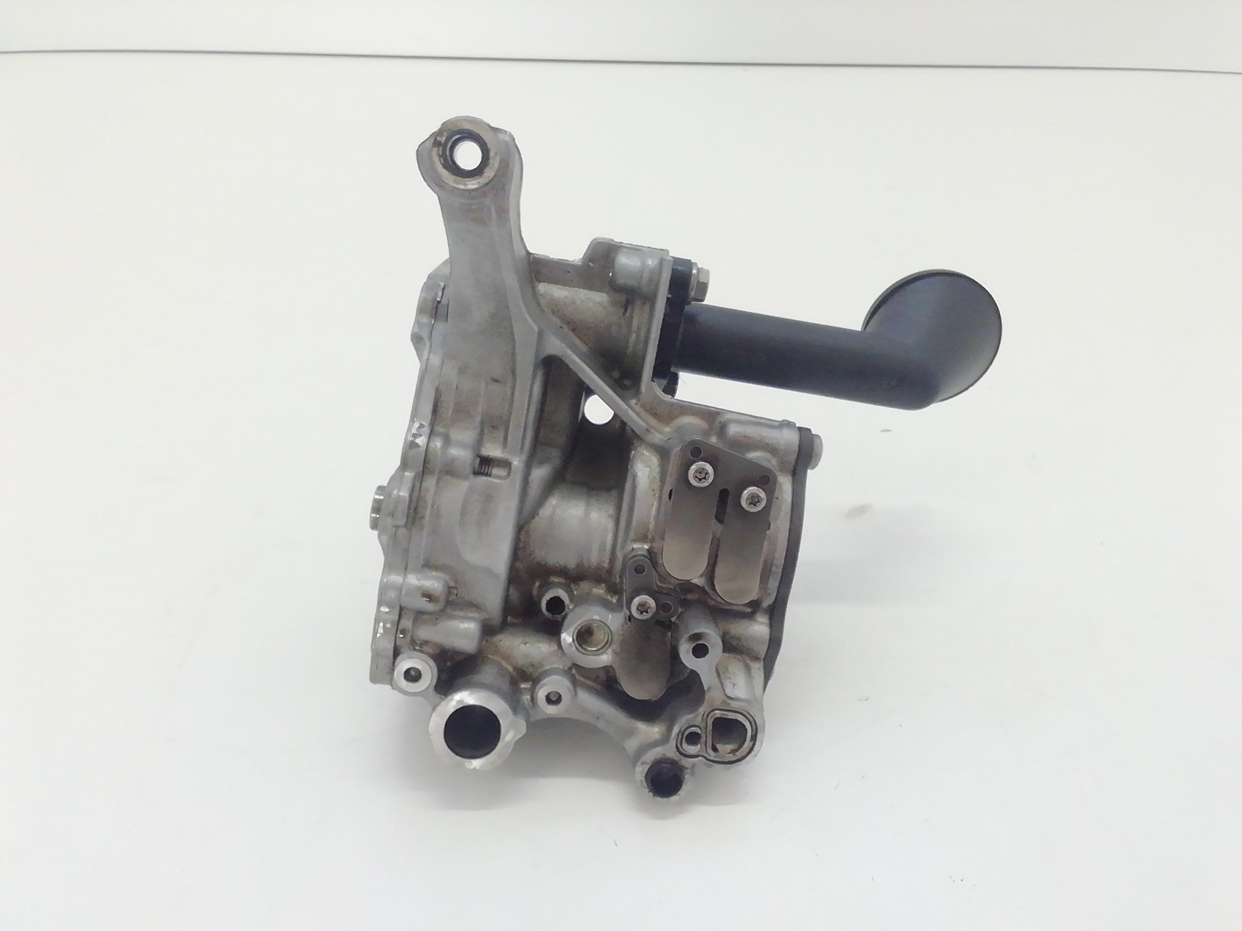 POMPA OLIO VOLKSWAGEN Golf 7 Berlina 04L145208K Diesel 1600 (12>)