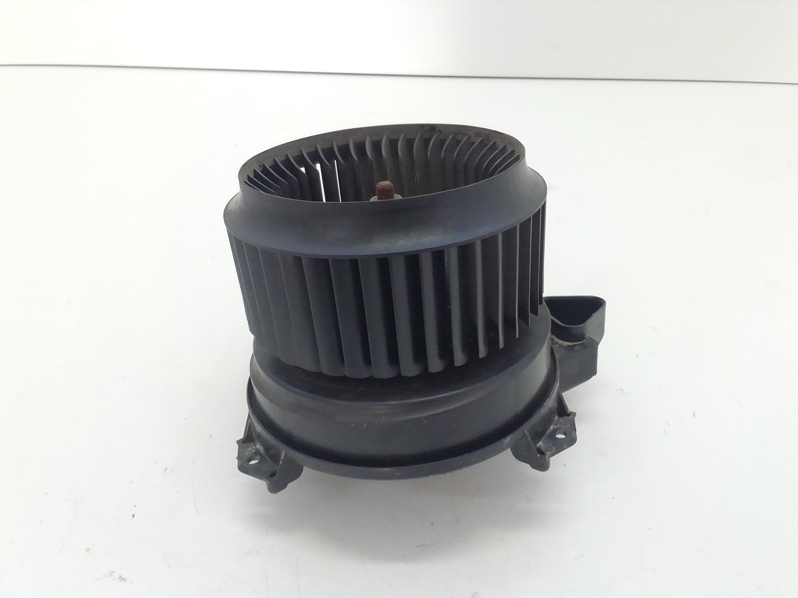 VENTOLA RISCALDAMENTO MERCEDES CLA Serie A2469061601 (13>)