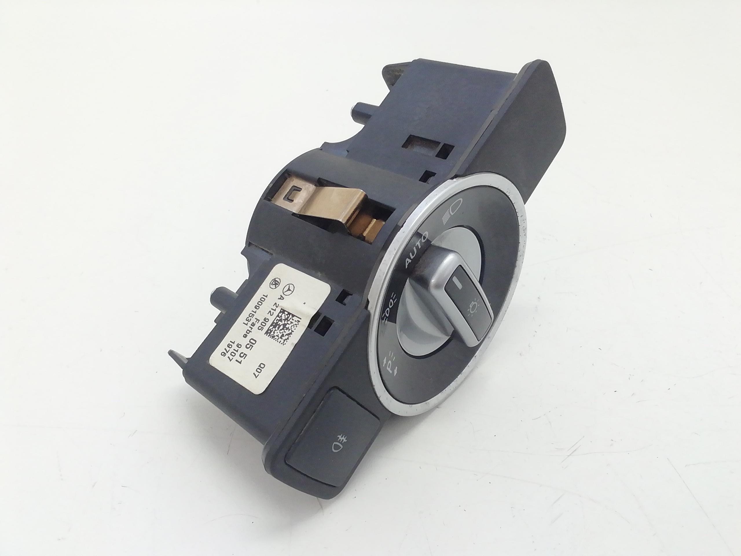 INTERRUTTORE COMANDO LUCI MERCEDES CLA Serie A2129050551 (13>)