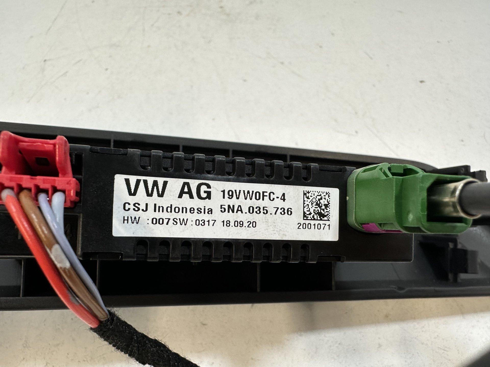 PRESA AUX/USB VOLKSWAGEN Golf Serie VIII 5NA035736 (19>)