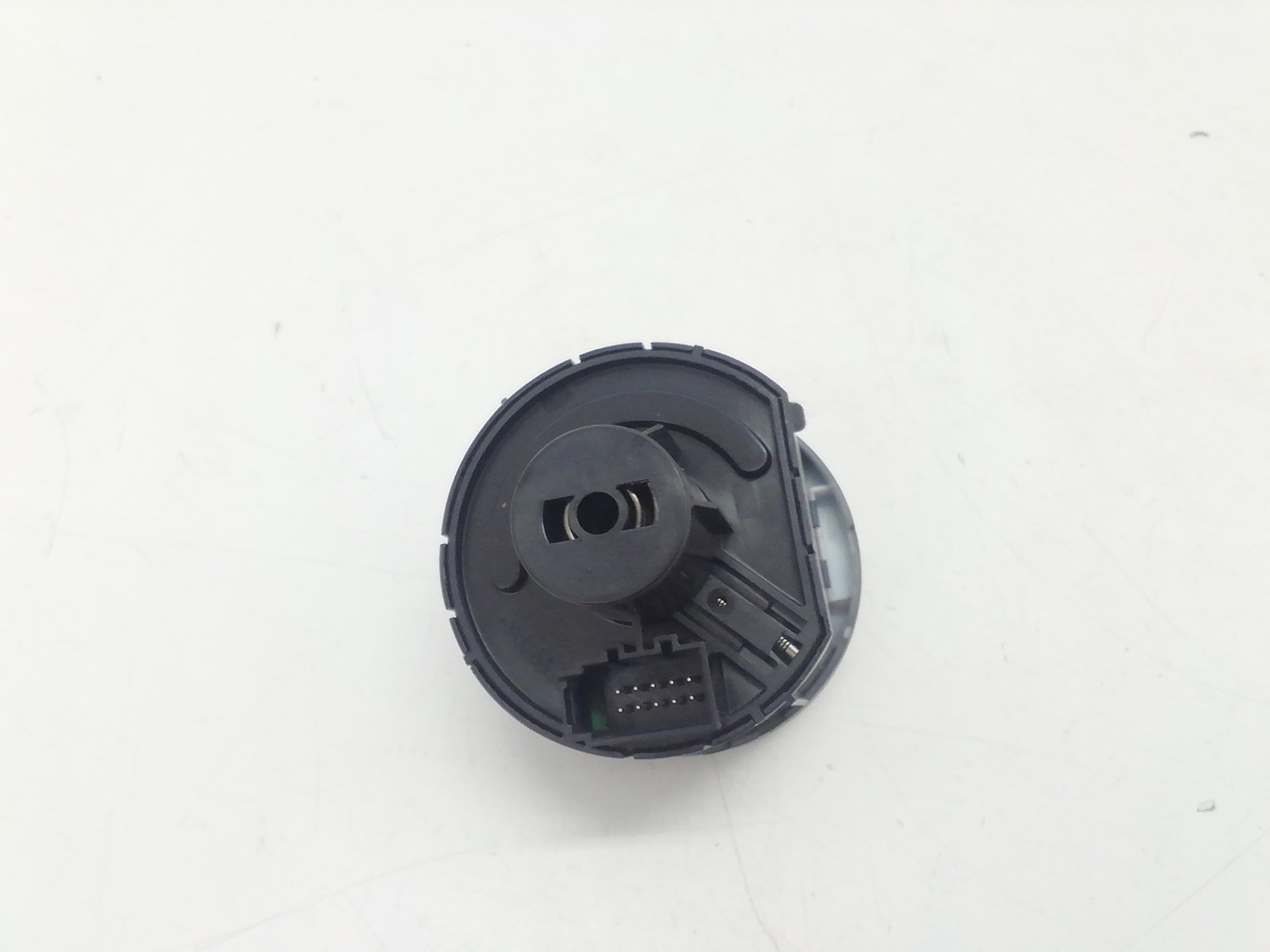 INTERRUTTORE COMANDO LUCI VOLKSWAGEN T-CROSS Serie 5G0941431R (19>)