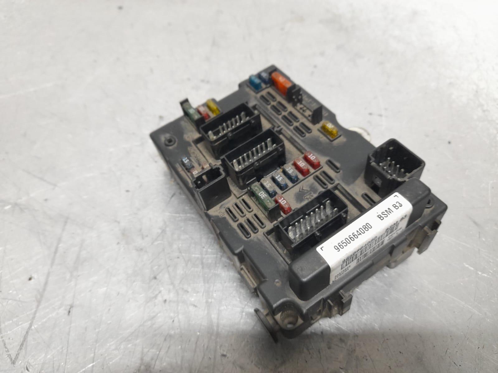 CENTRALINA PORTA FUSIBILI PEUGEOT 307 S. Wagon 9650664080 NFU (TU5JP4 ...