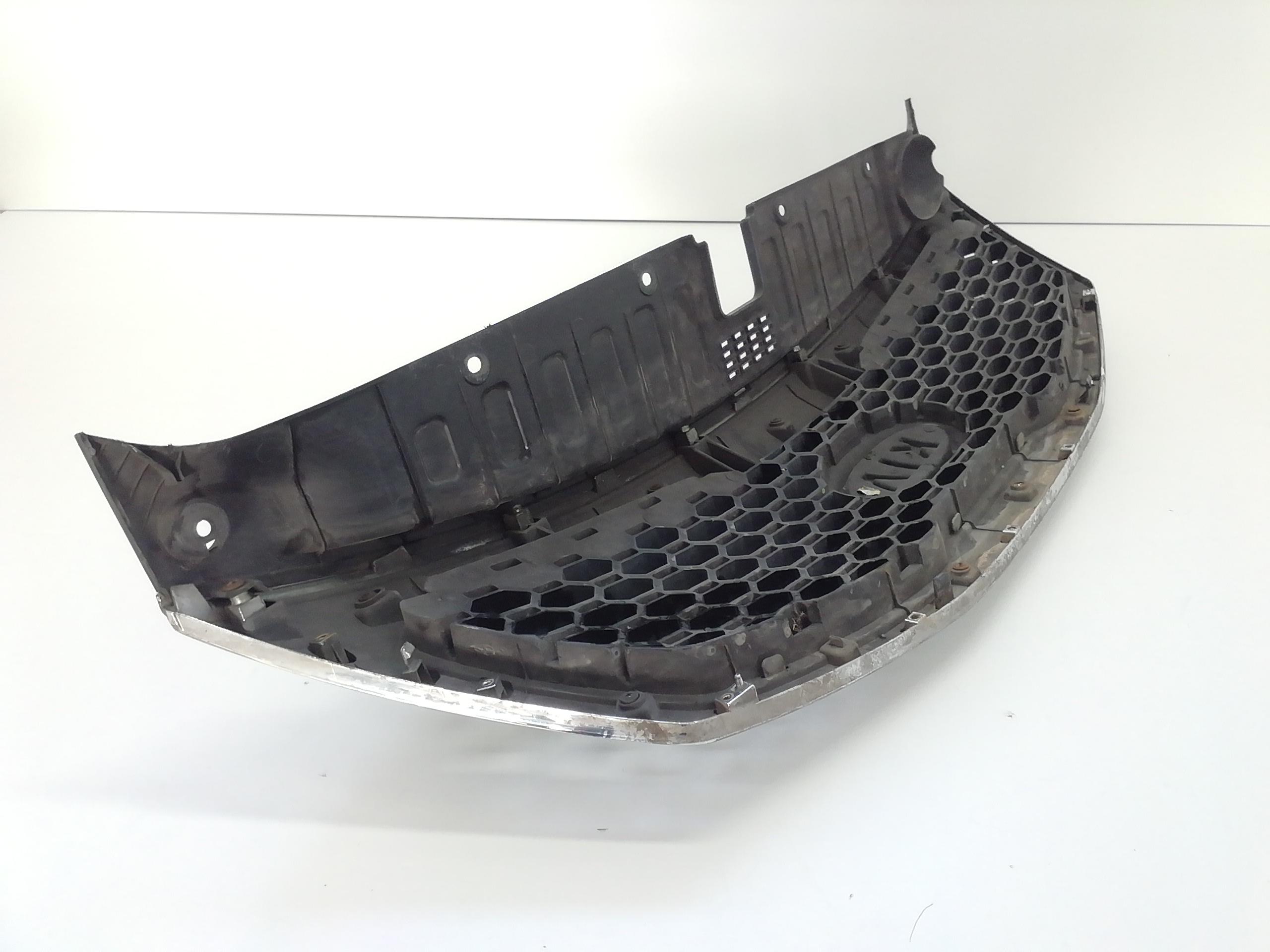 GRIGLIA ANTERIORE KIA Sorento 3° Serie 86350-2P000 (09>)