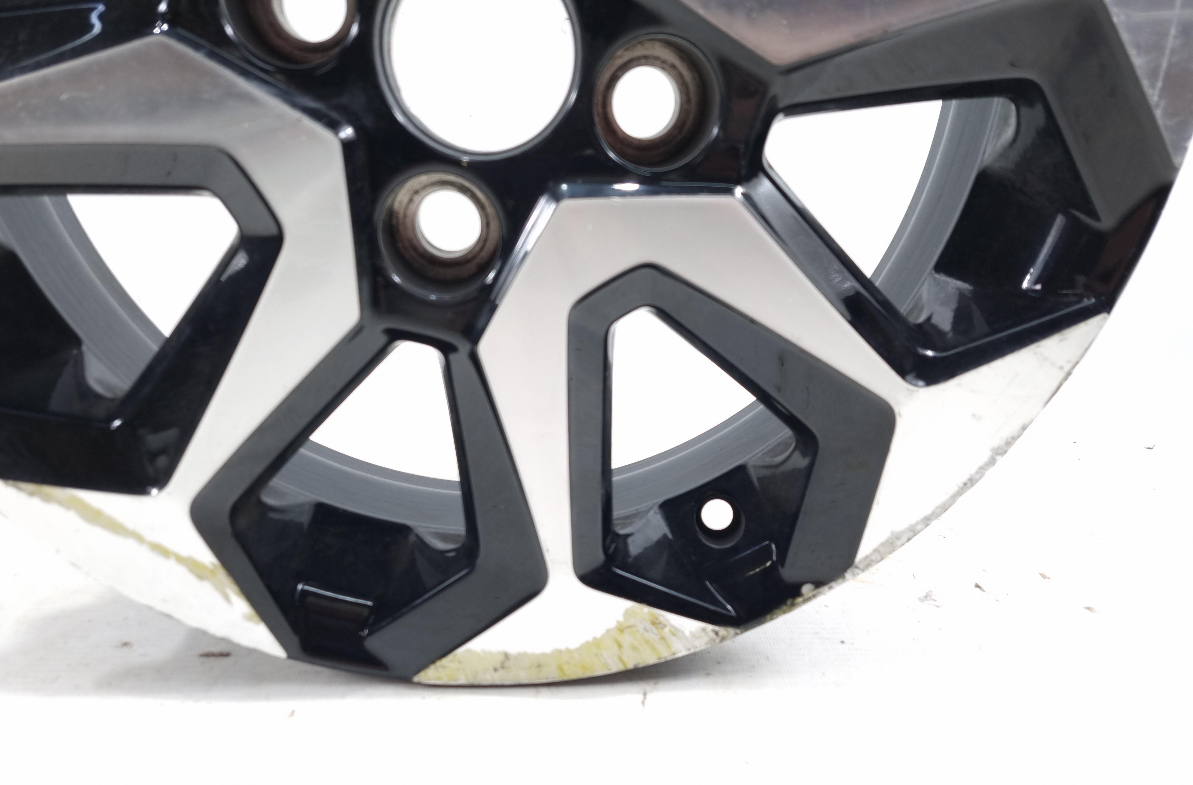 CERCHIO IN LEGA TOYOTA Aygo 3° Serie 42611-0H050 (15>)