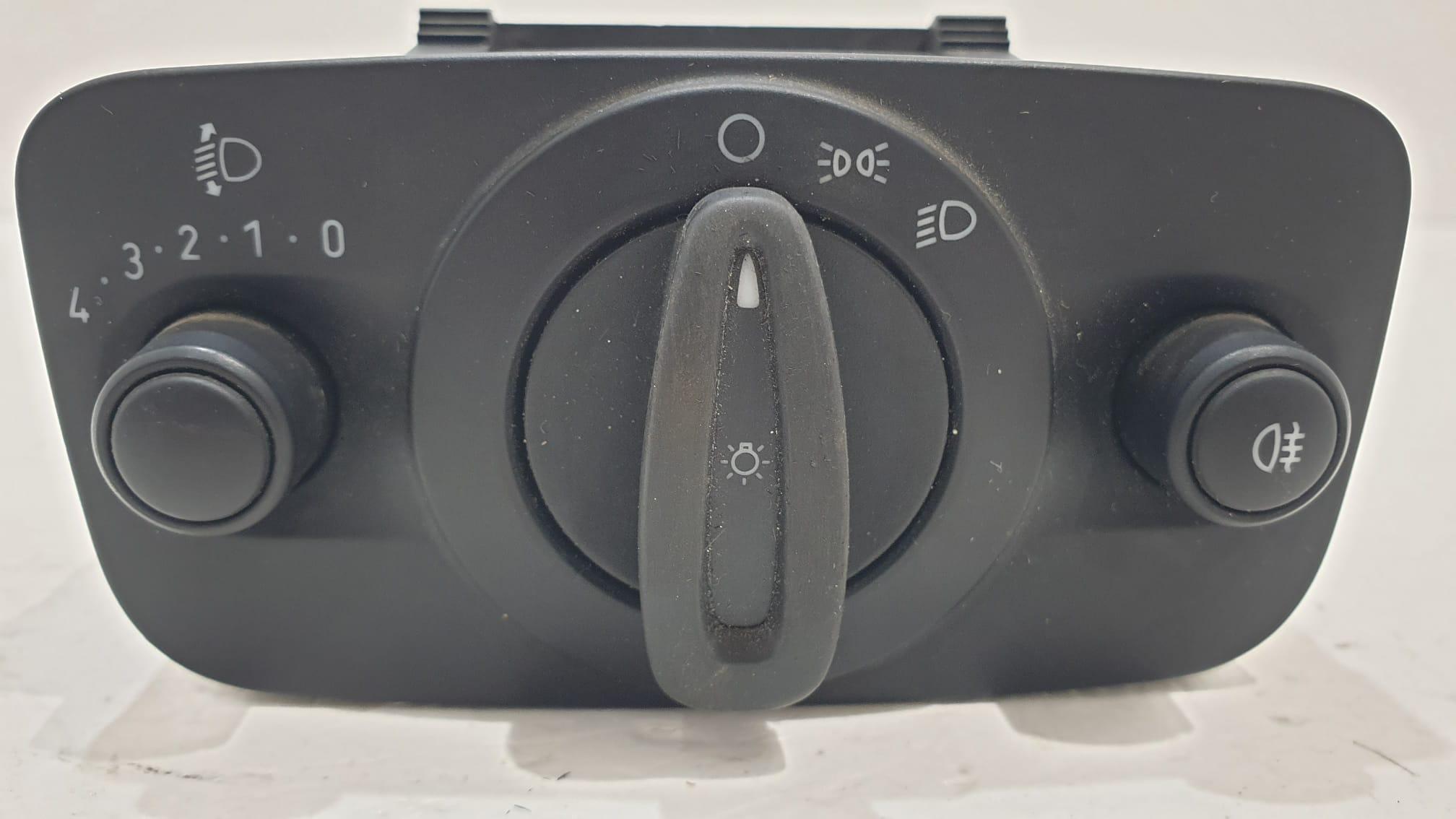 INTERRUTTORE COMANDO LUCI FORD Fiesta 6° Serie 8A6T-13A024-BA (08>17)