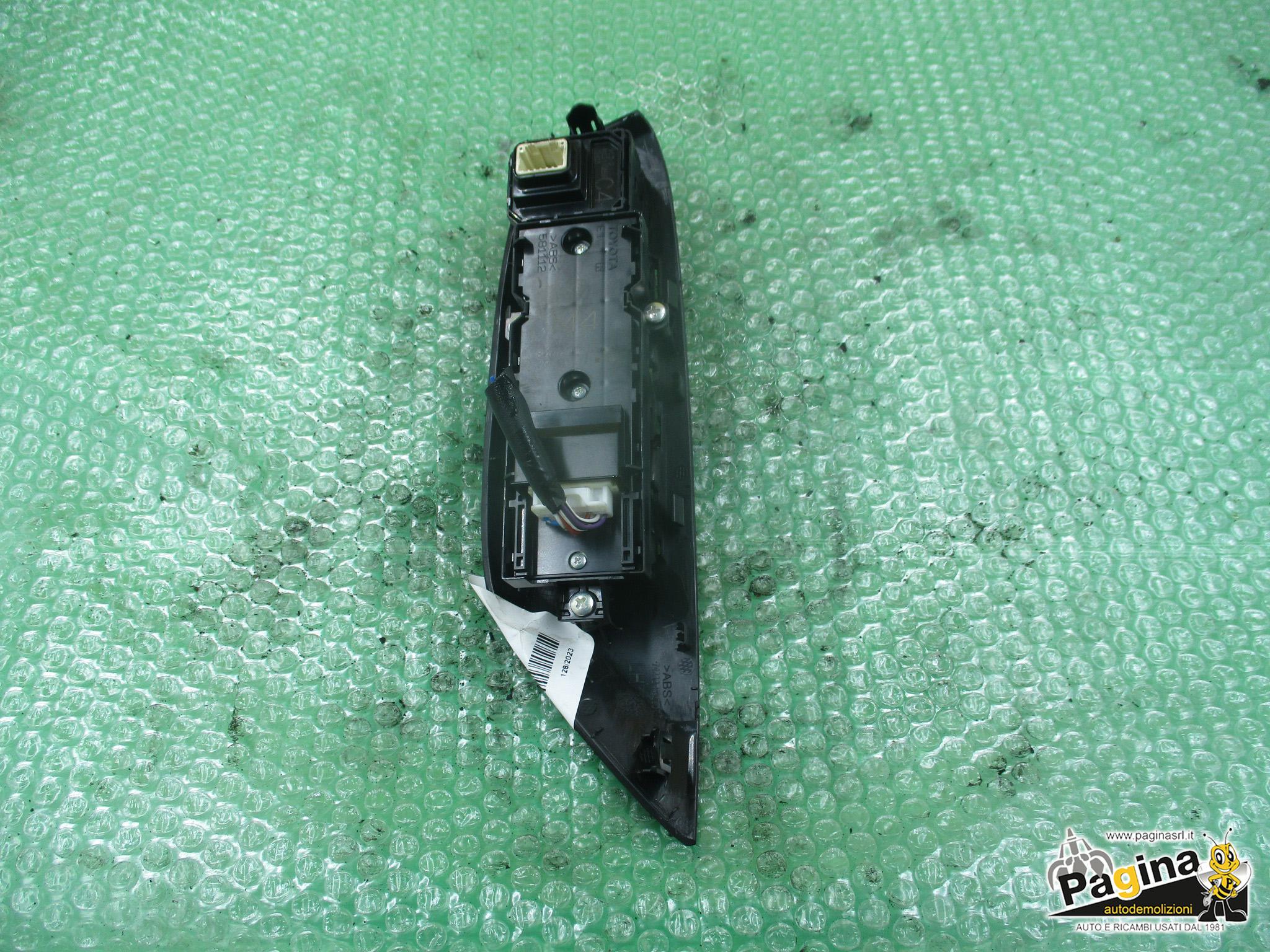 PULSANTIERA ANTERIORE SINISTRA TOYOTA Yaris Serie 84040-0D020 (20>)