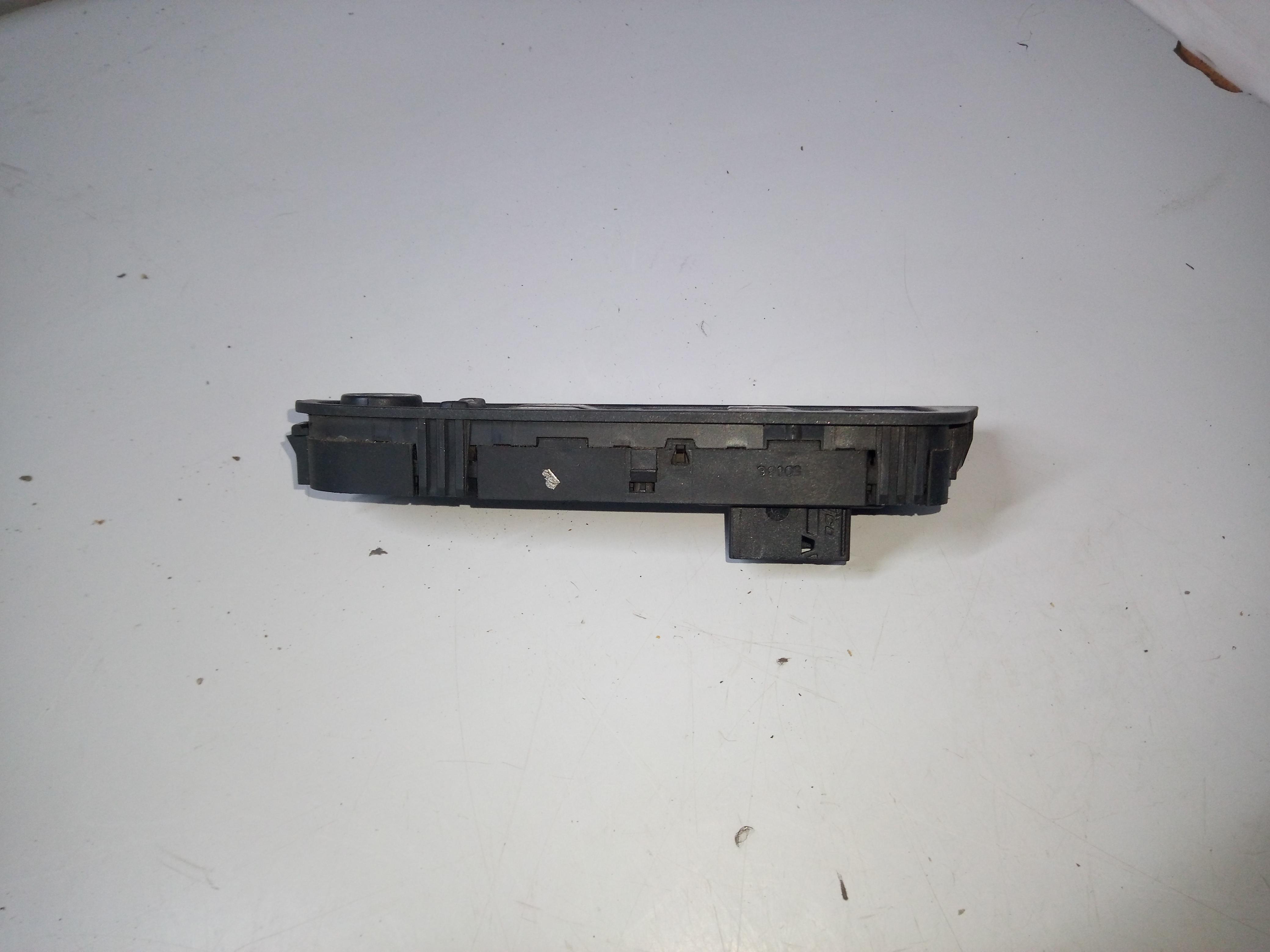PULSANTIERA ANTERIORE SINISTRA FIAT Stilo S. Wagon 192 A1.000, 937 A7 ...