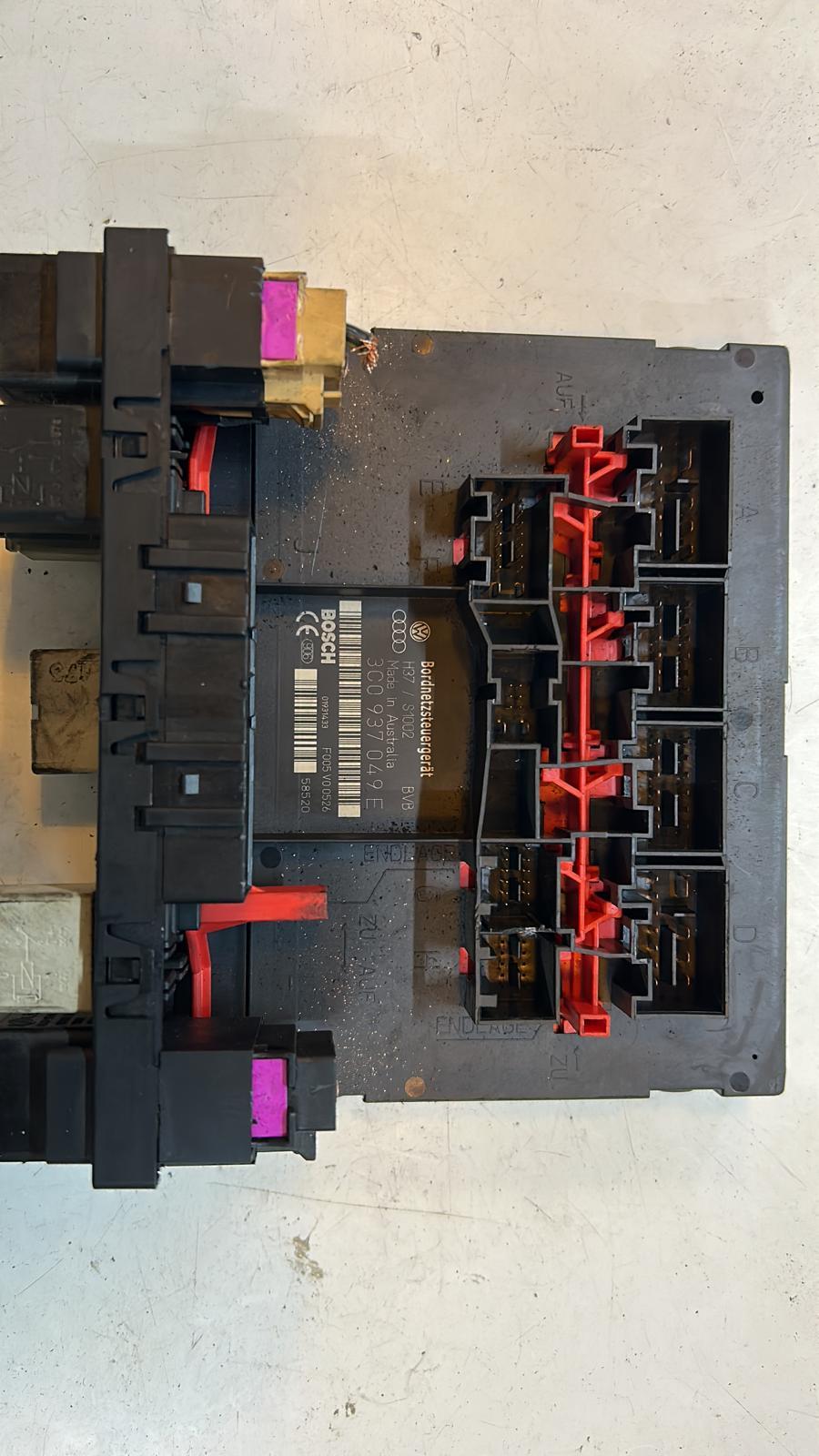 CENTRALINA PORTA FUSIBILI VOLKSWAGEN Golf 5 Berlina 3C0937049E Diesel ...