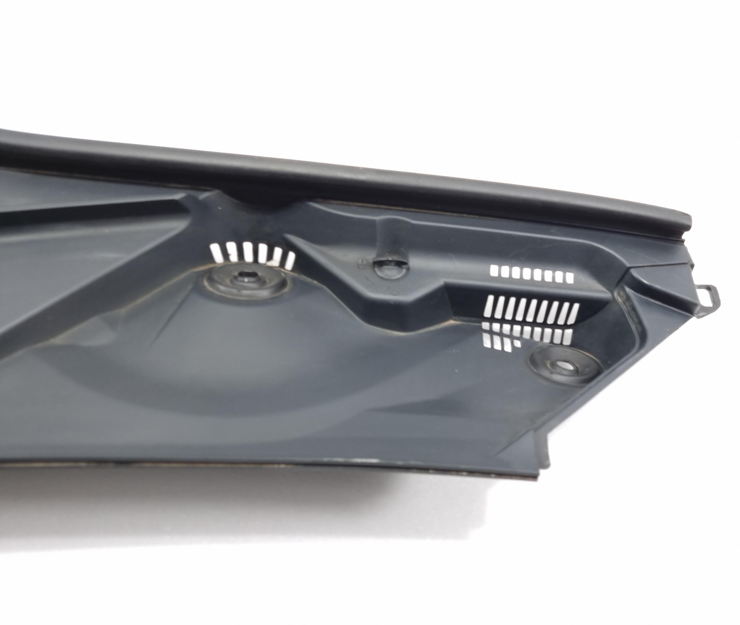 MODANATURA GOCCIOLATOIO SX MERCEDES Classe C Cabrio W205 A2058308902 (16>)