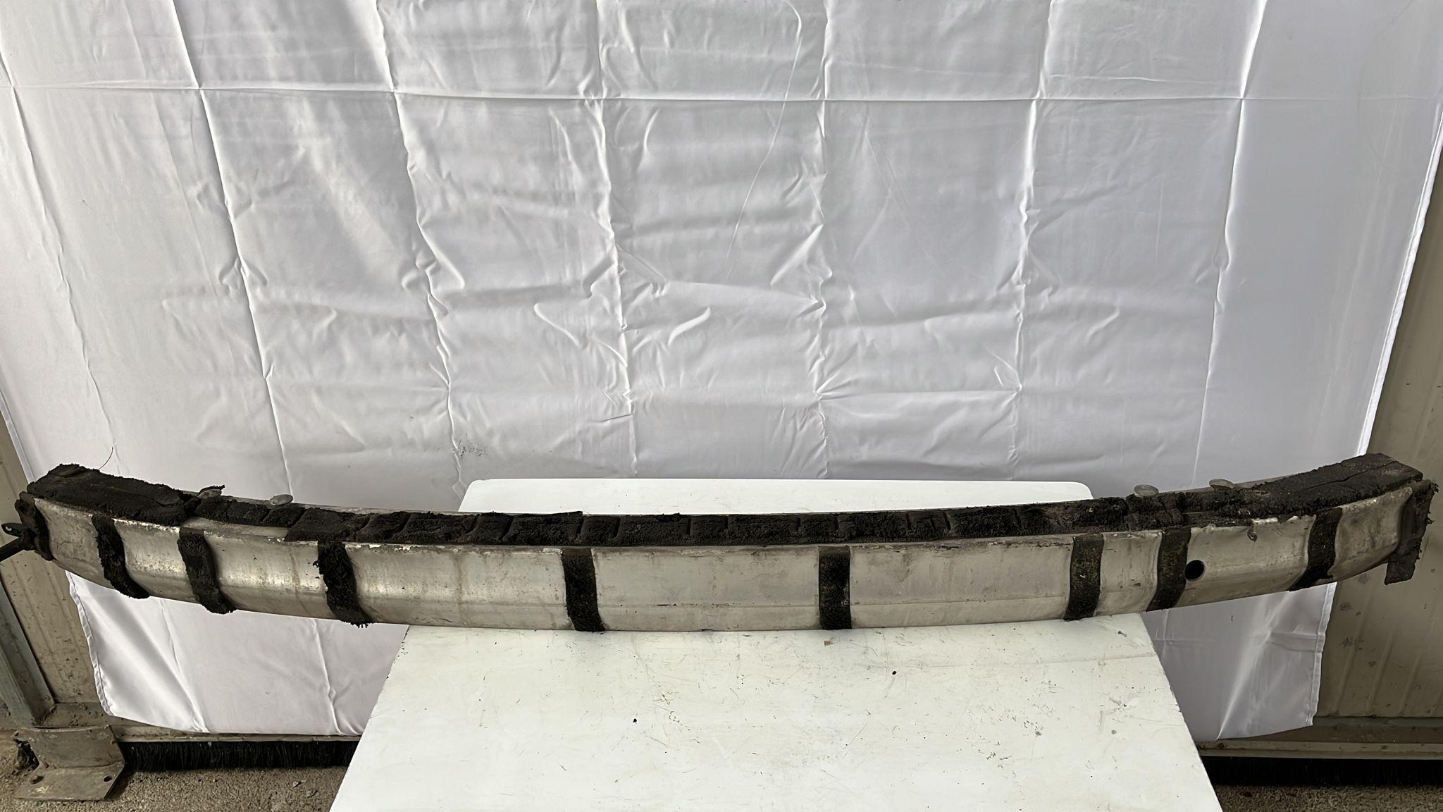 TRAVERSA PARAURTI POSTERIORE MERCEDES ML W164 3° Serie A1646190122 (05>11)