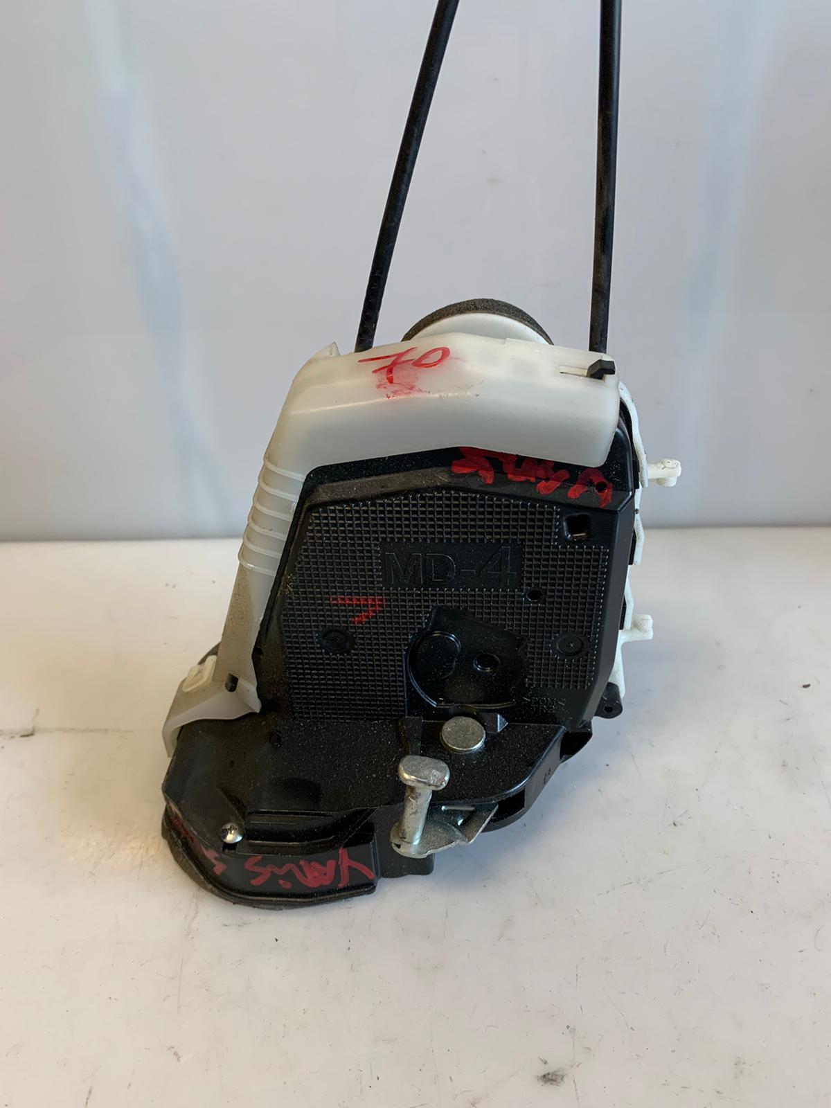 SERRATURA POSTERIORE DESTRA TOYOTA Yaris Serie (14>16)