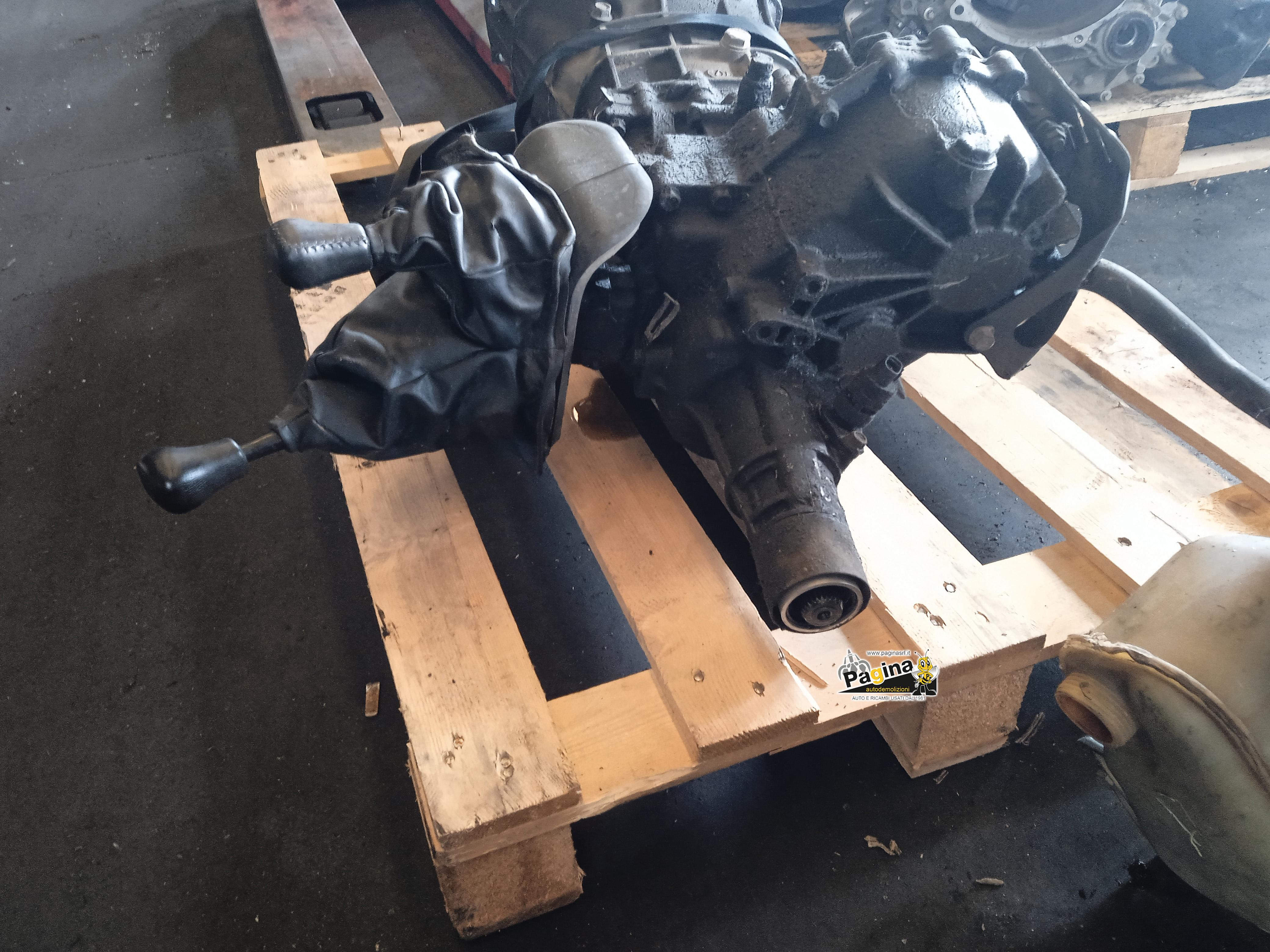 CAMBIO MANUALE COMPLETO ISUZU D-MAX Serie Pick-Up (TFR, TFS) 4JA1-TC ...