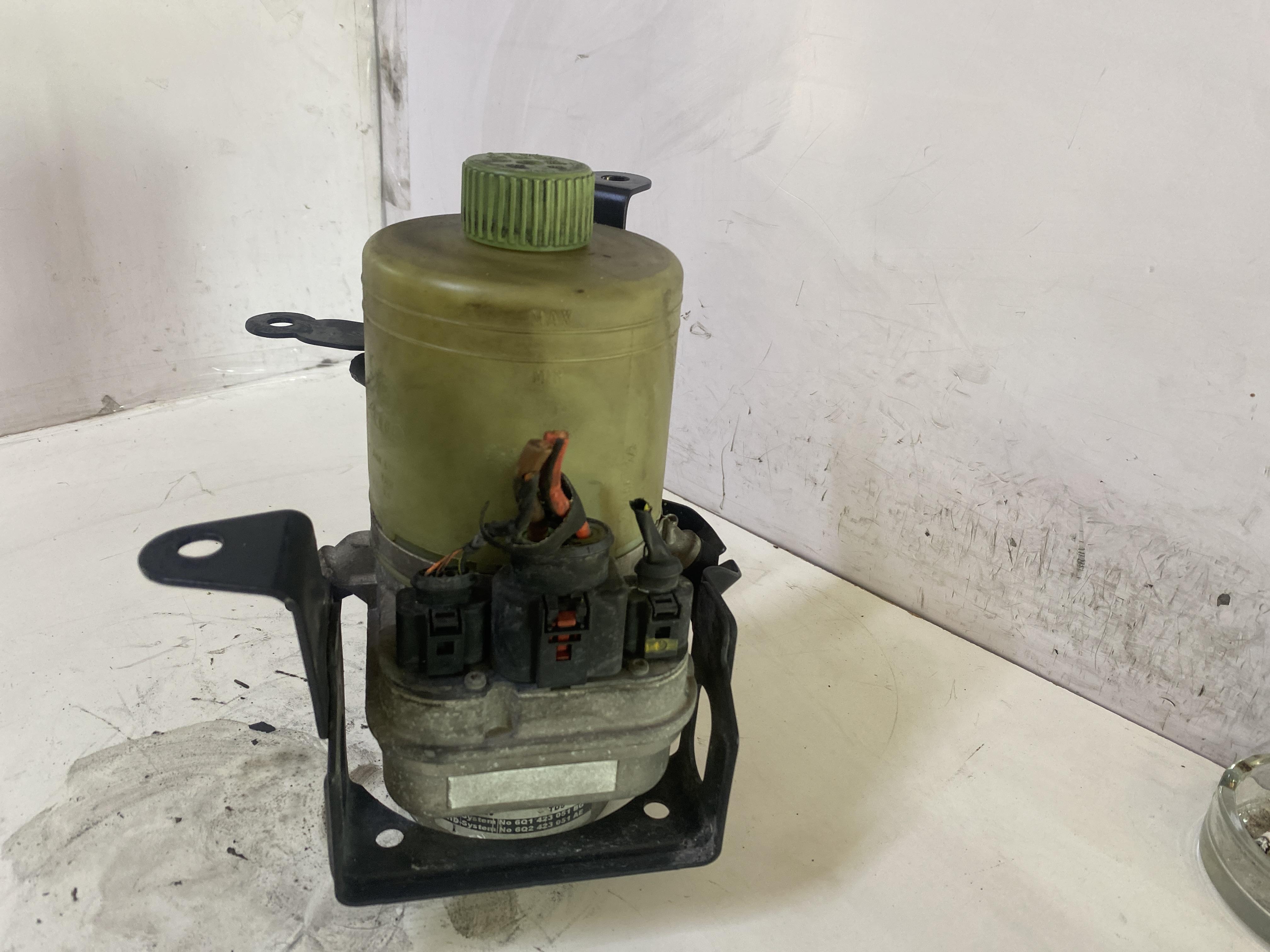 POMPA IDROGUIDA VOLKSWAGEN Polo 4° Serie 6 Q0 423 156 AD BNM, BWB ...