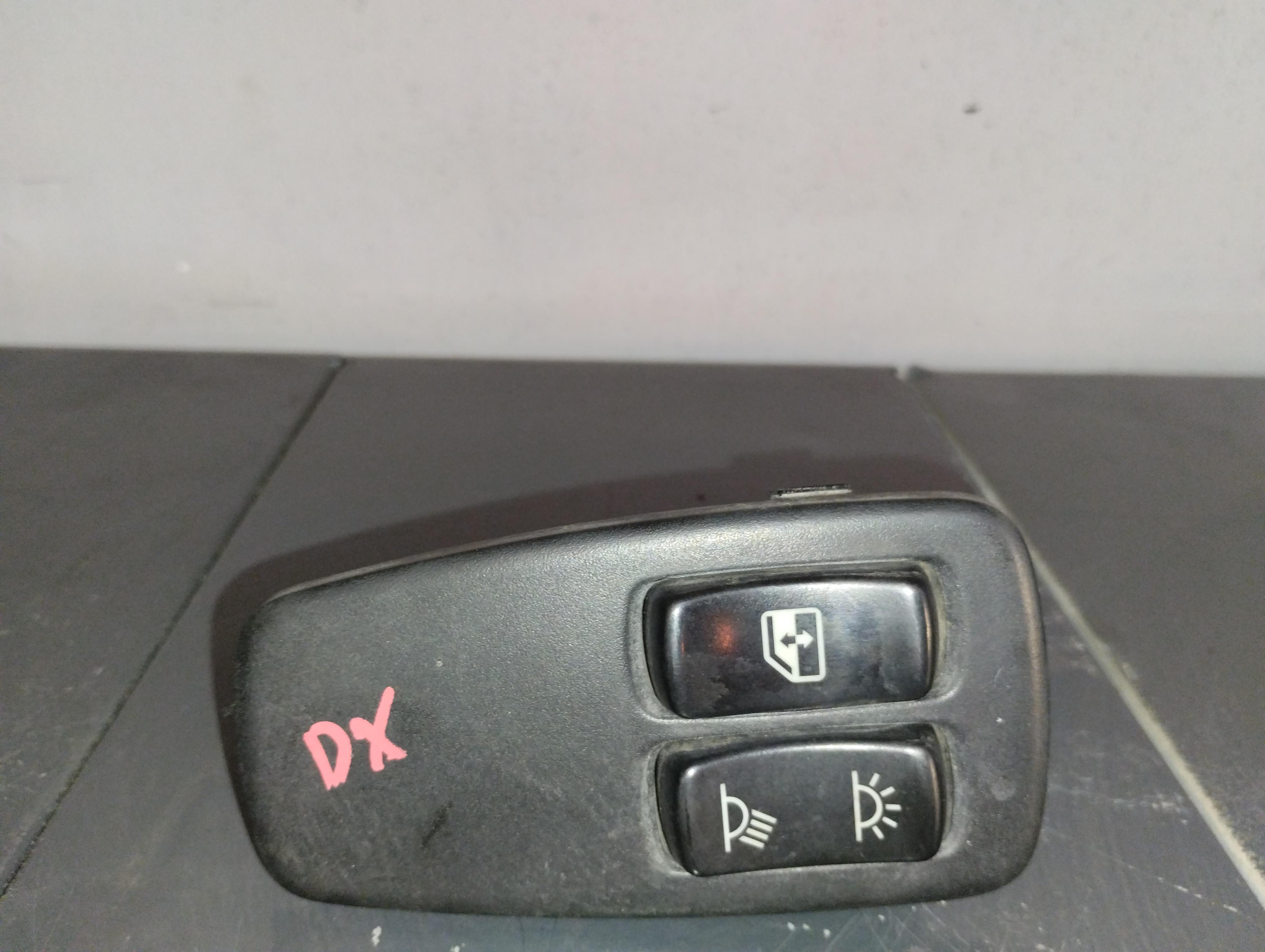 PULSANTIERA ANTERIORE DESTRA SCANIA R500 Serie 1469149 (04>)