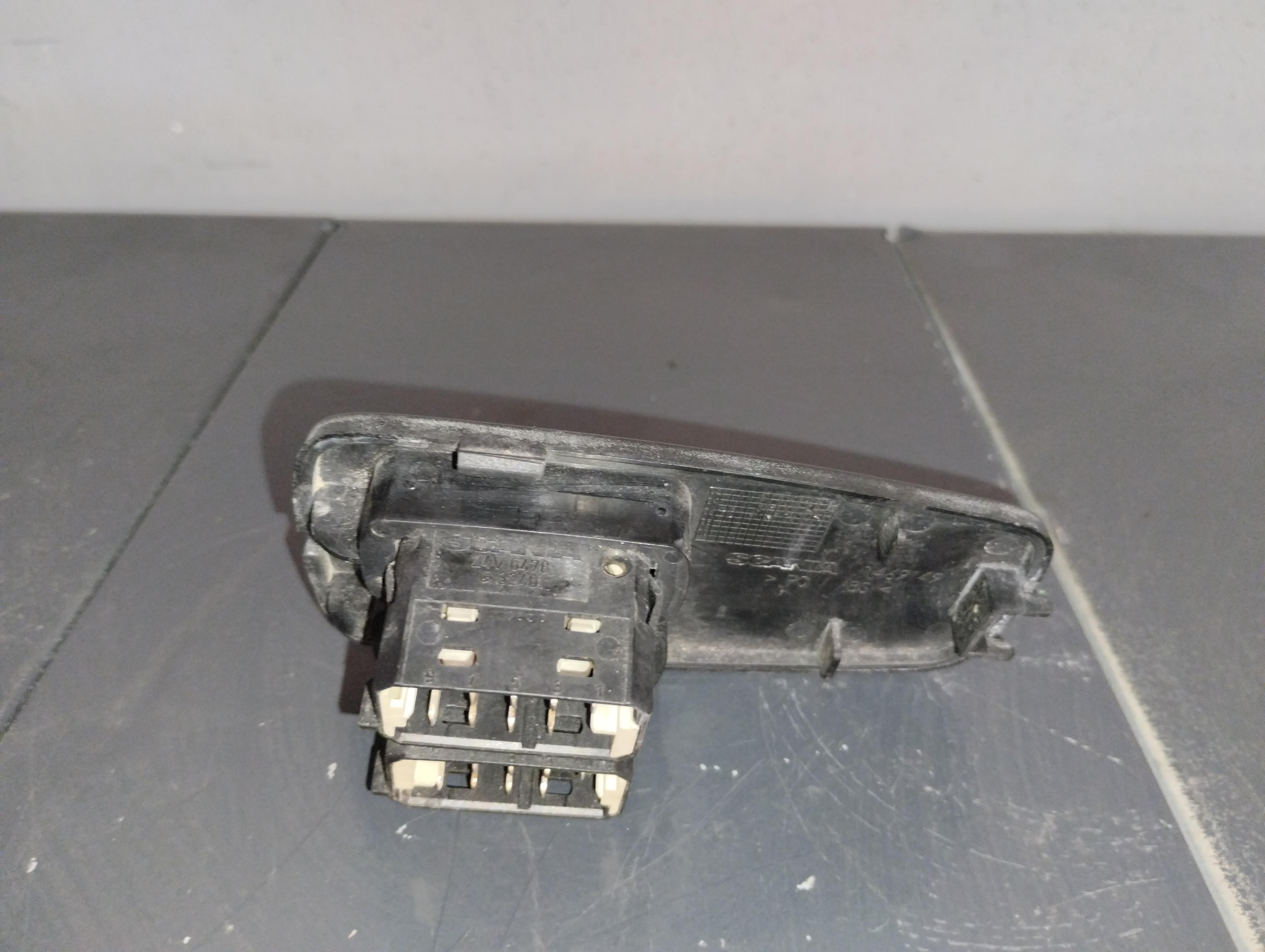 PULSANTIERA ANTERIORE DESTRA SCANIA R500 Serie 1469149 (04>)
