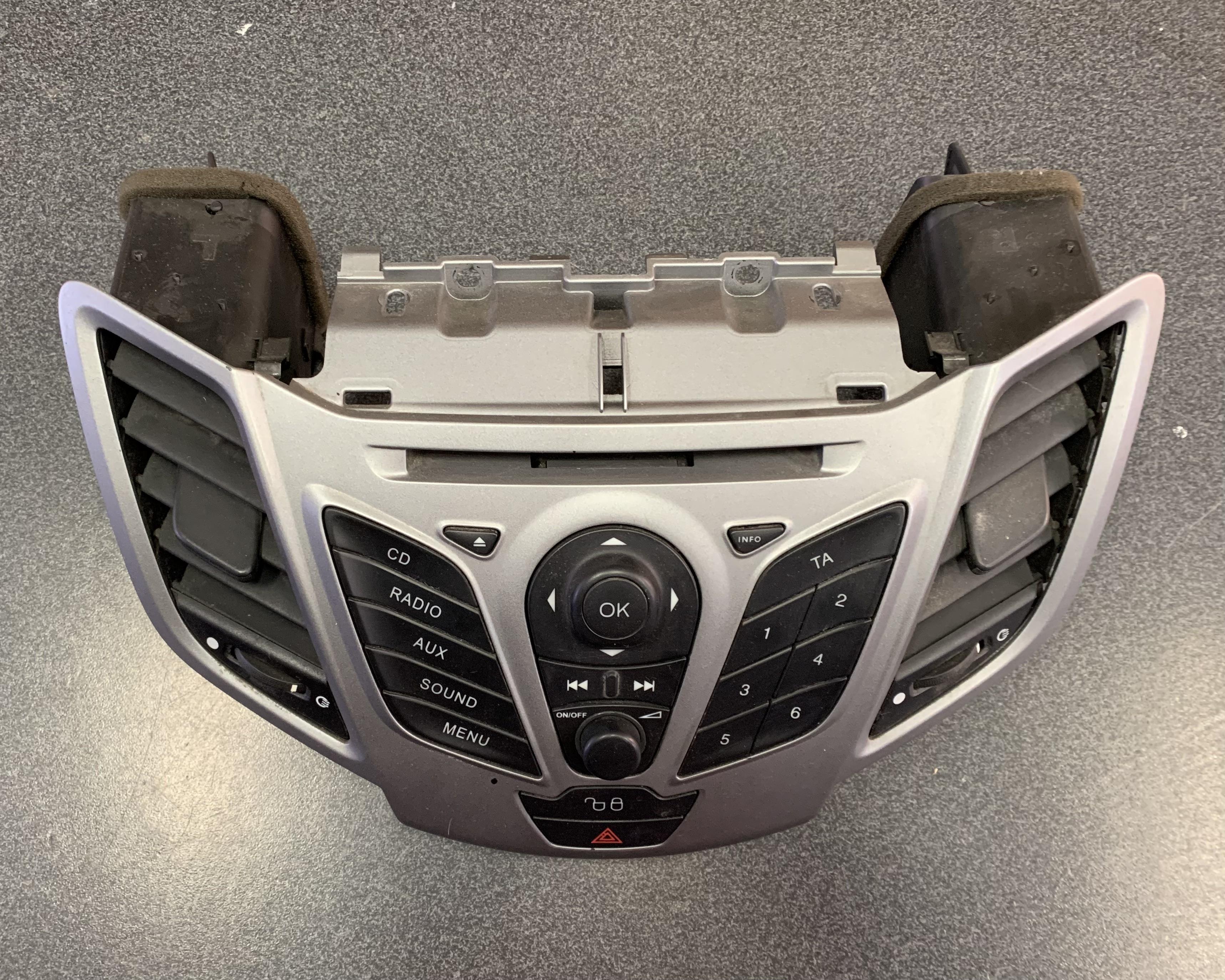 CONSOLE CENTRALE CON COMANDI CLIMA E RADIO FORD Fiesta 6° Serie test ...