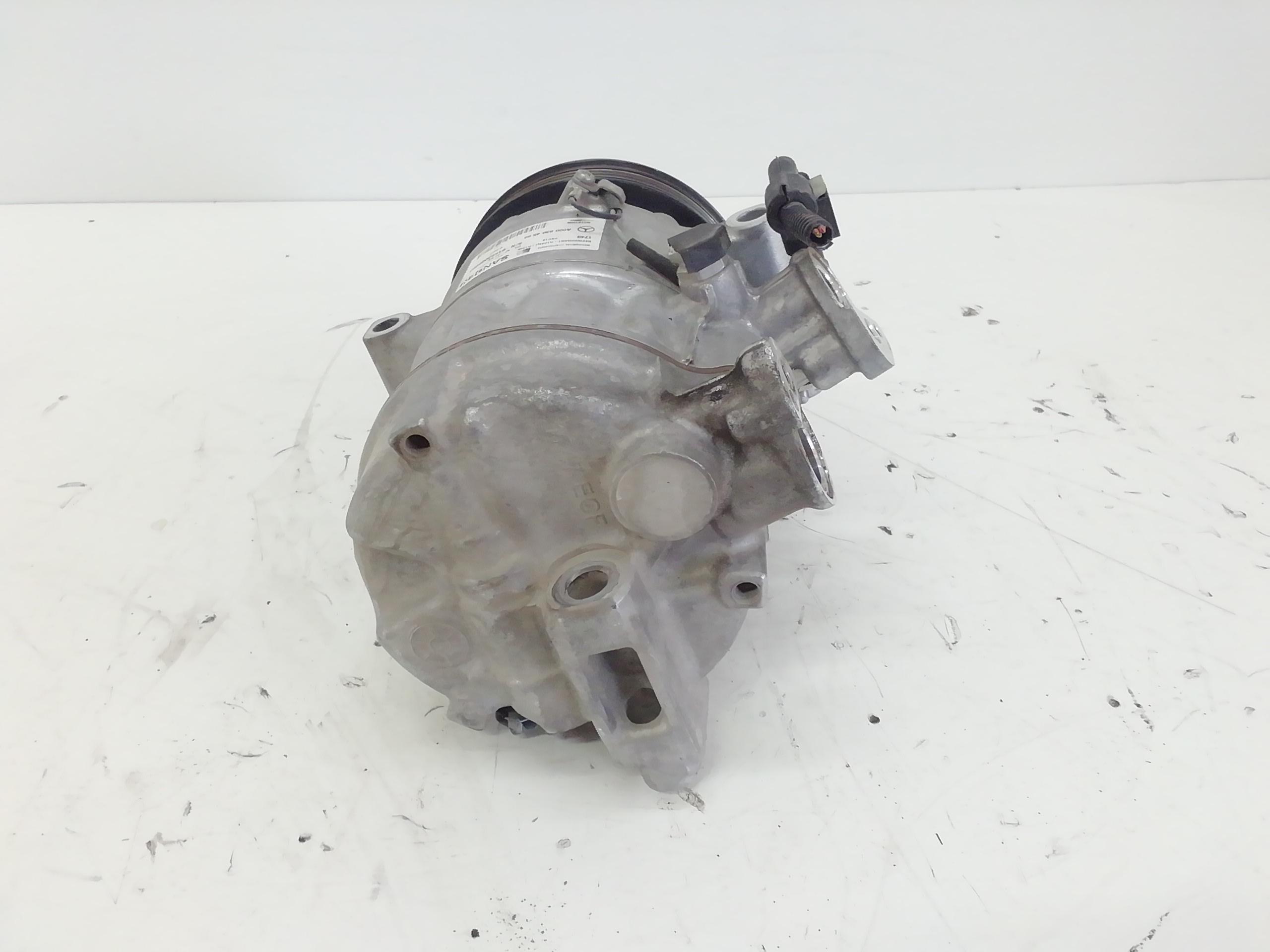 COMPRESSORE A/C MERCEDES GLC Serie (W253) A0008304500 Diesel 2000 (15>)