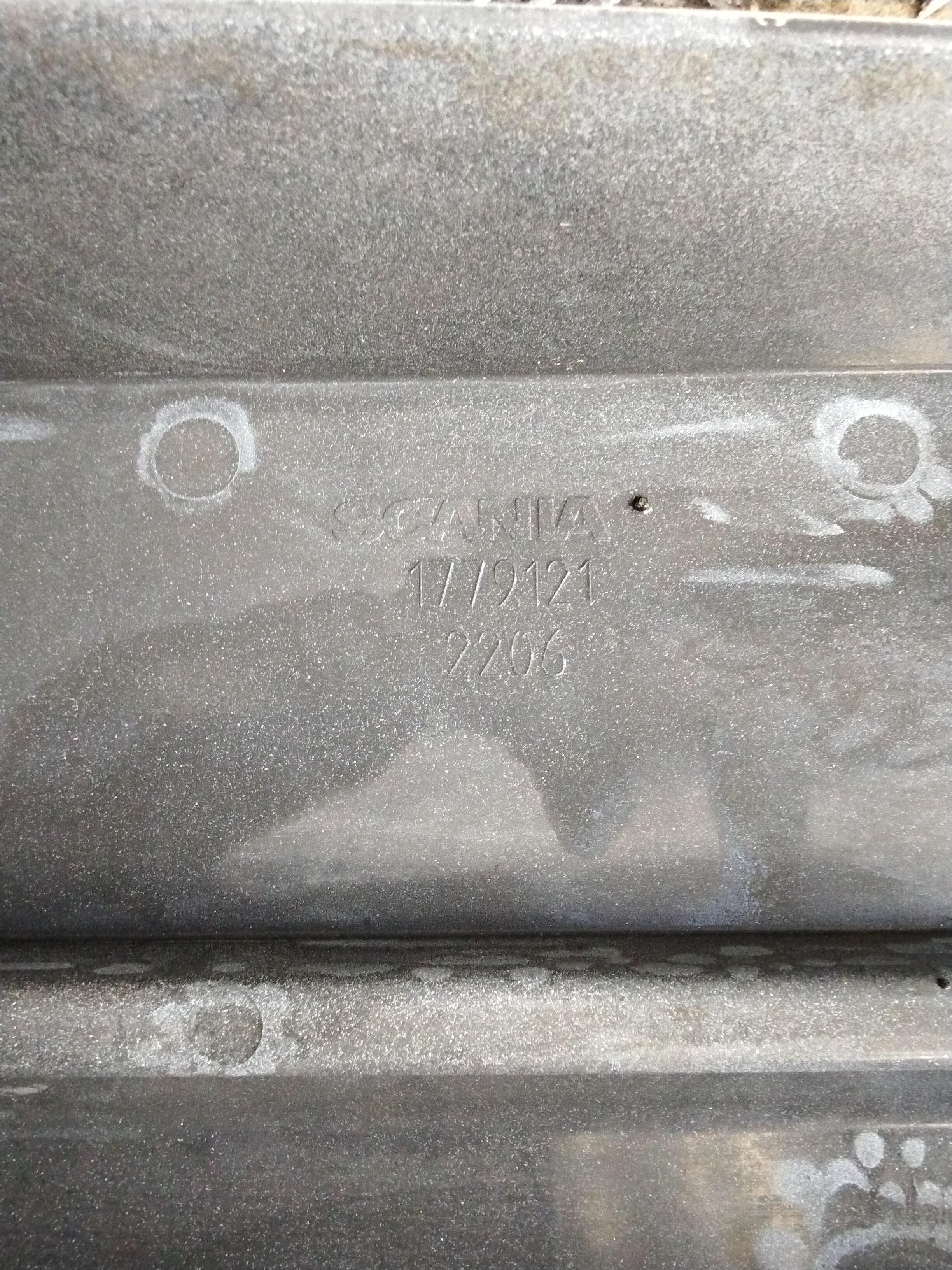 RIVESTIMENTO PEDANA SALITA DESTRA SCANIA R500 Serie 1779121 Diesel (04>)