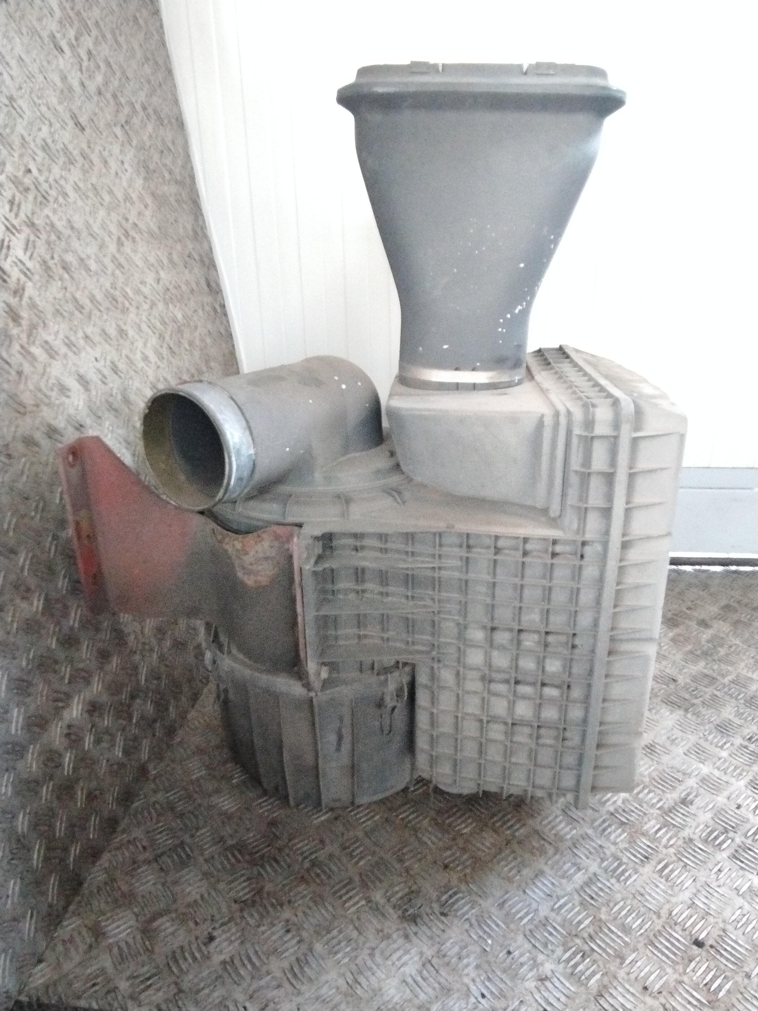BOX SCATOLA FILTRO ARIA IVECO 120E24 Serie Diesel (99>)