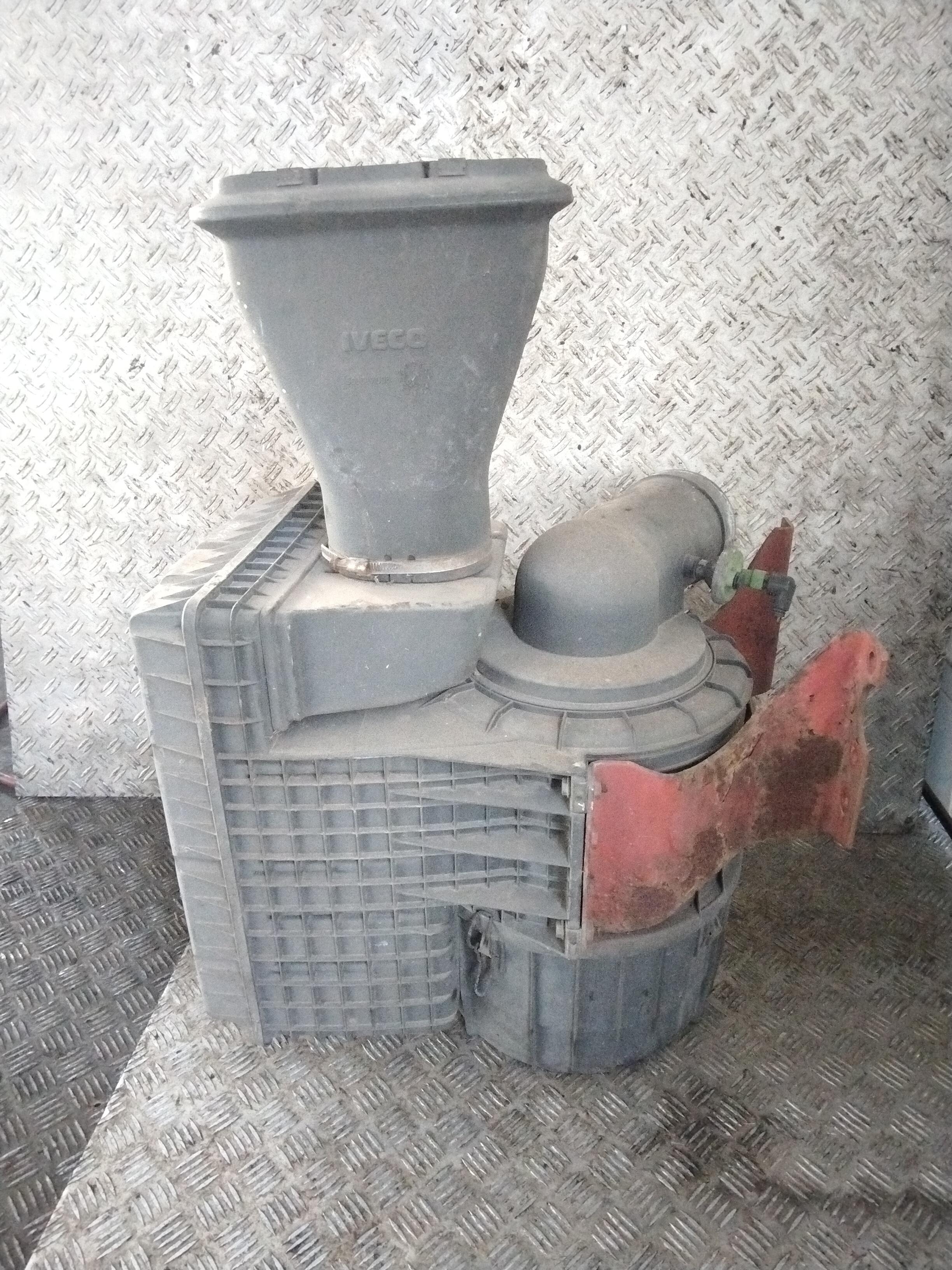 BOX SCATOLA FILTRO ARIA IVECO 120E24 Serie Diesel (99>)