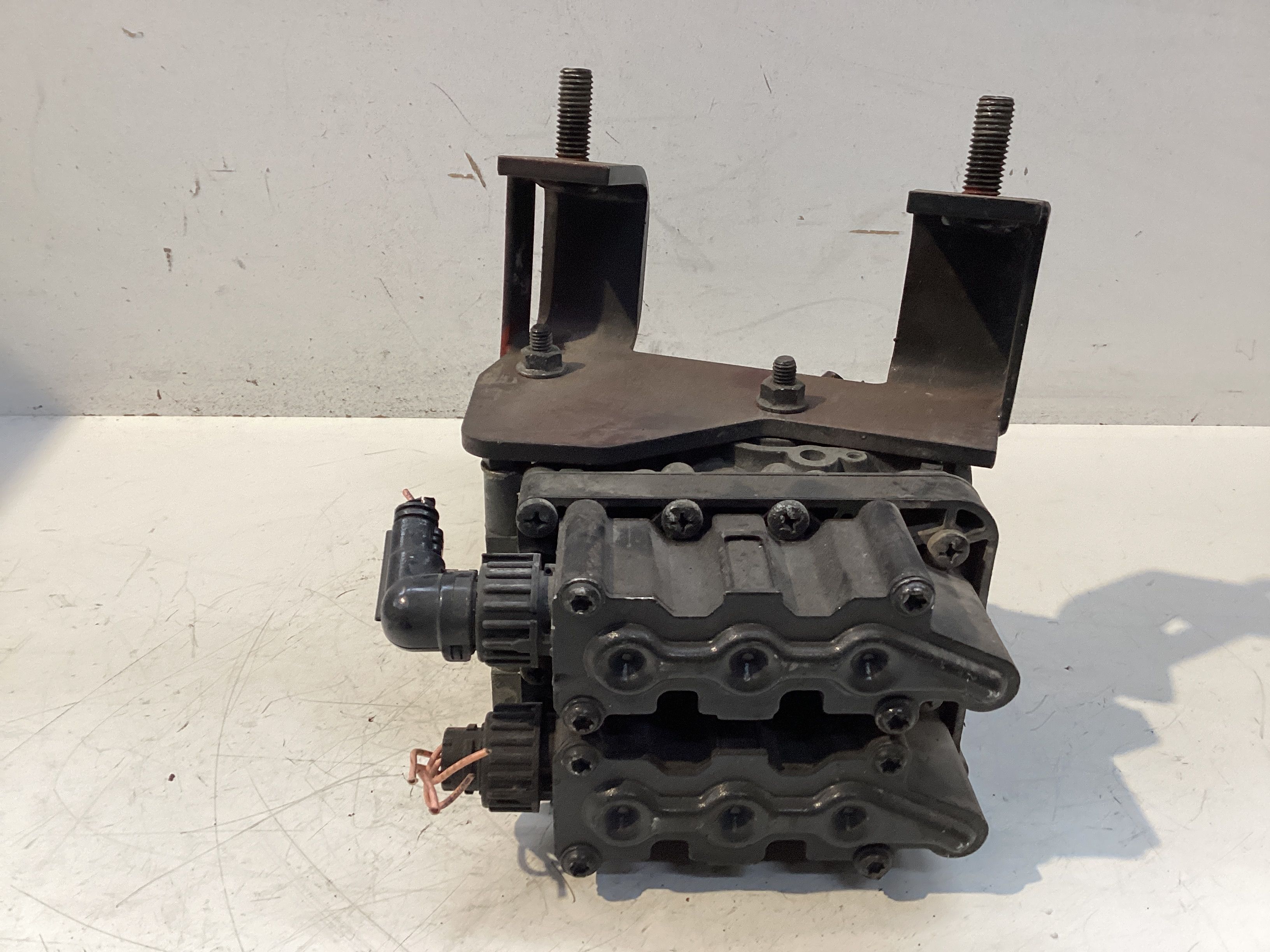 BLOCCO VALVOLA SOSPENSIONE IVECO Stralis 2° Serie 4728801030 Diesel ...