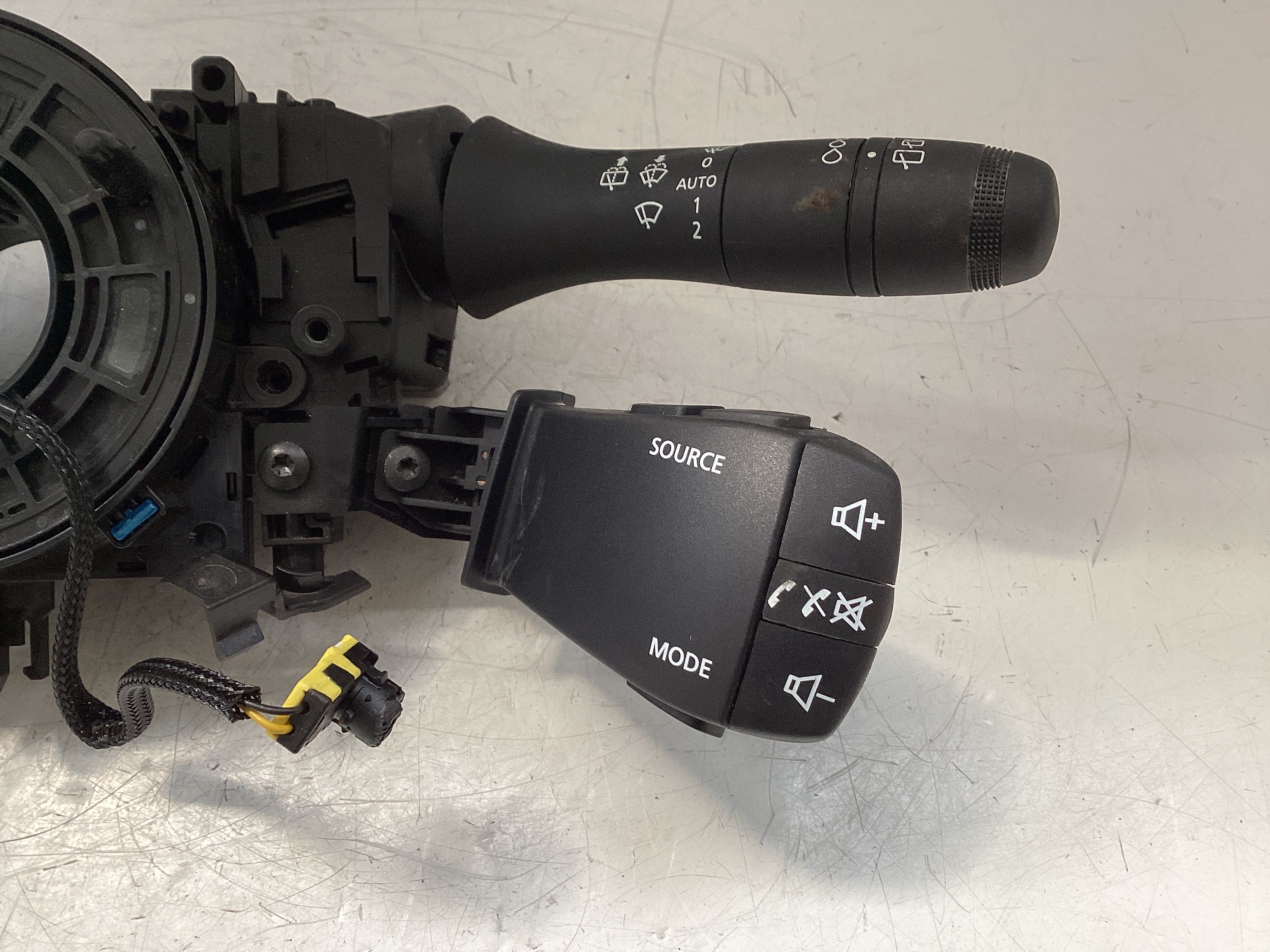 DEVIOLUCI DACIA Sandero Serie 255670975R (21>)