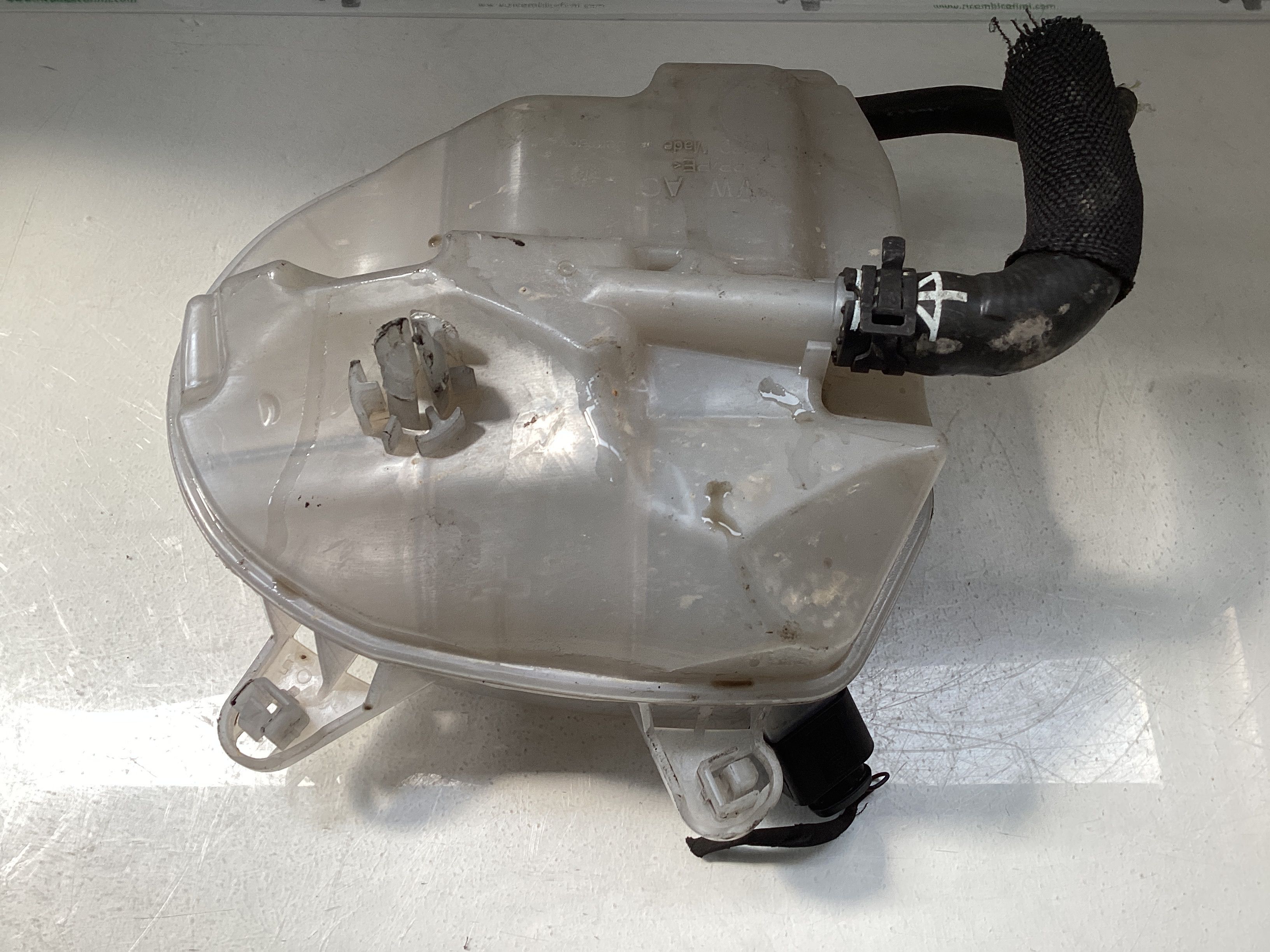 VASCHETTA ACQUA LIQUIDO REFRIGERANTE CUPRA Formentor Serie 5WA121407F ...