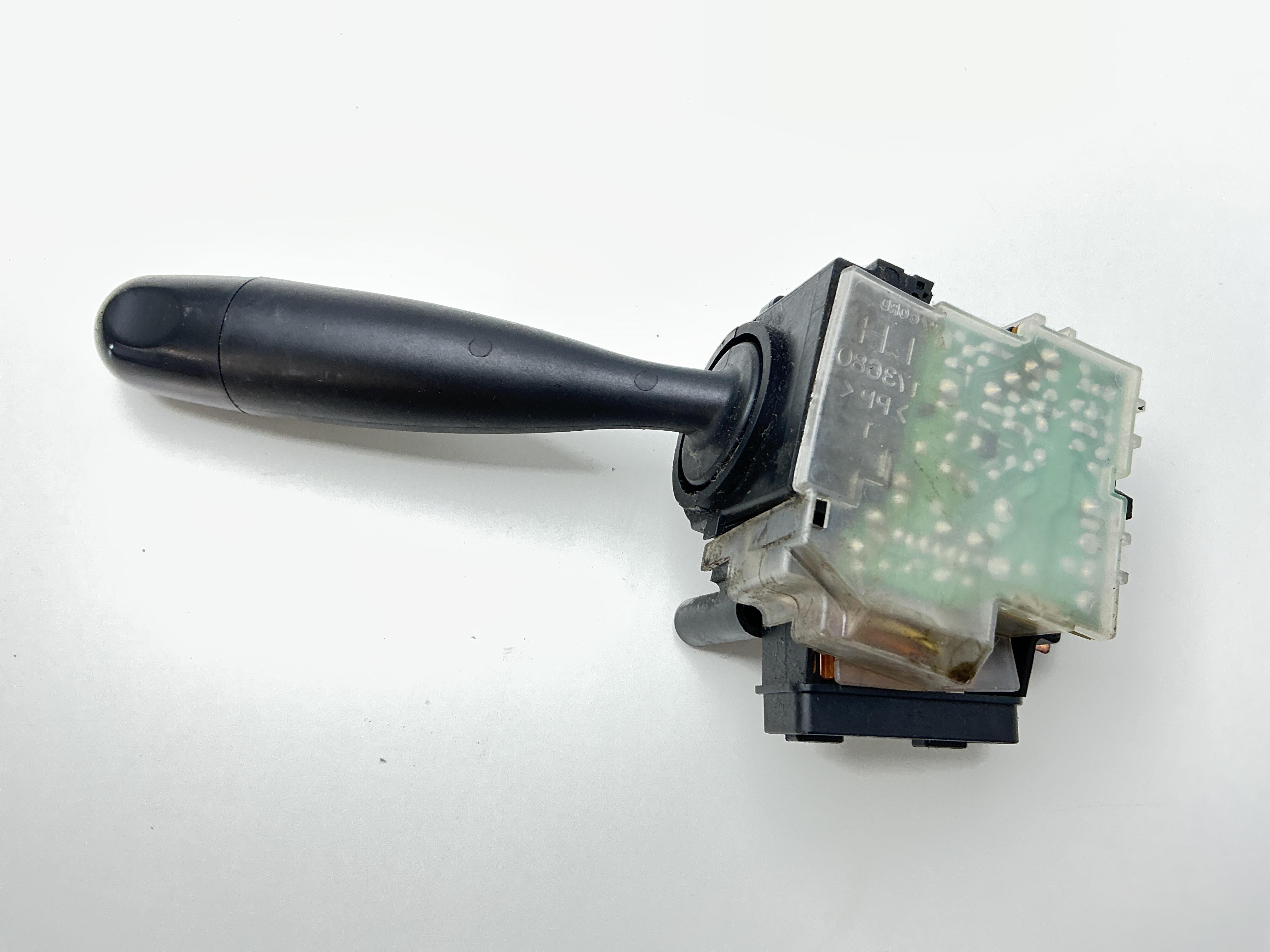 LEVA COMANDO TERGICRISTALLI DAIHATSU Sirion 2° Serie 84652B1010 (05>)