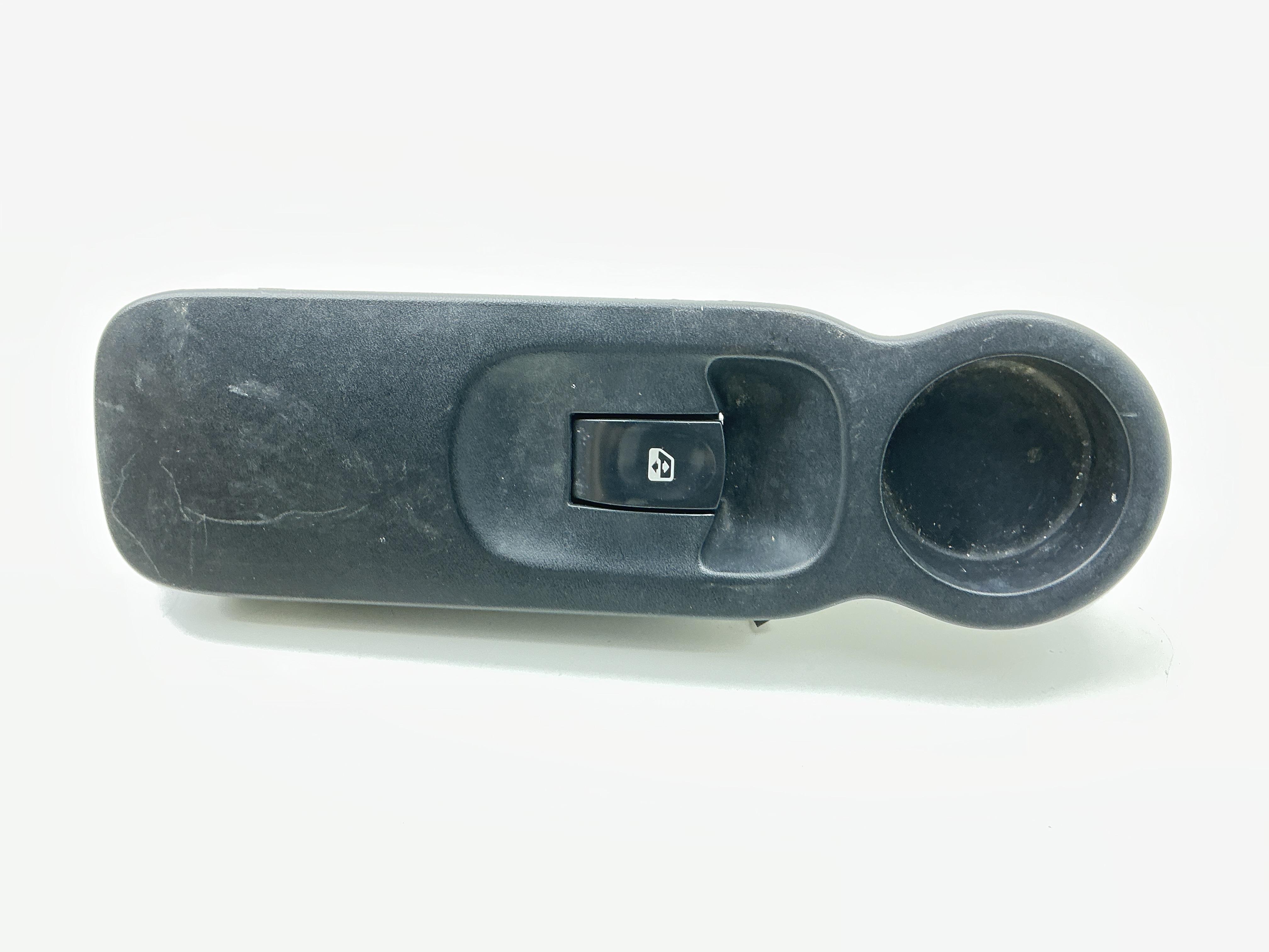 PULSANTIERA ANTERIORE DESTRA RENAULT Modus 1° Serie 8200214936 (04>06)