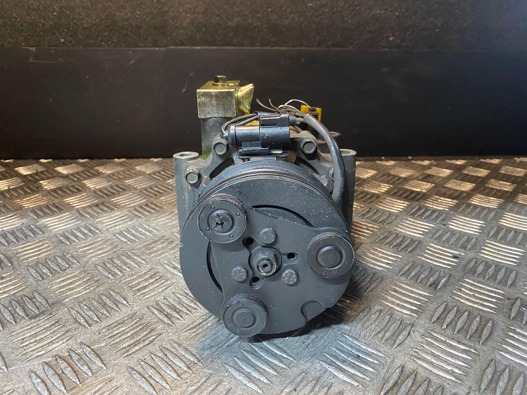 COMPRESSORE A/C FORD Ka Serie (CCQ) BAA, J4D, J4K, J4M, J4N, J4P, J4S ...