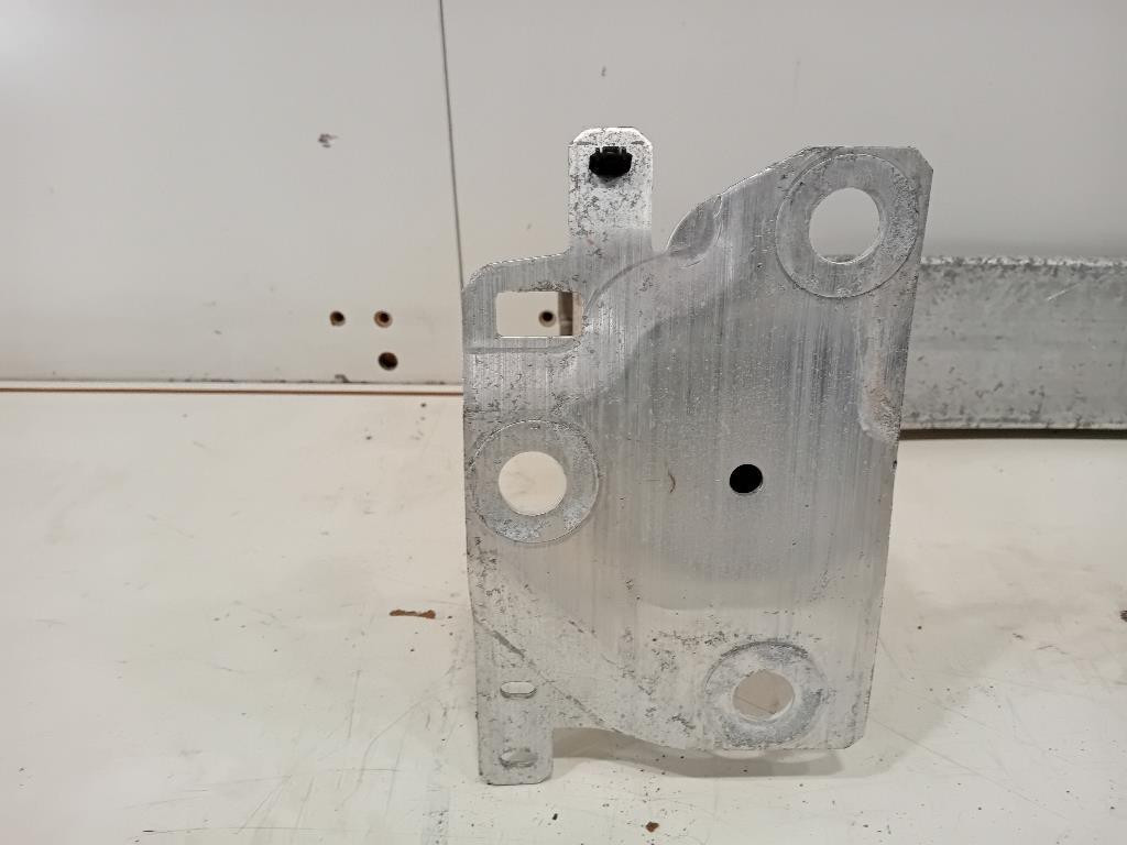 TRAVERSA PARAURTI ANTERIORE RENAULT Captur Serie 752107246R K9K639 (13>)