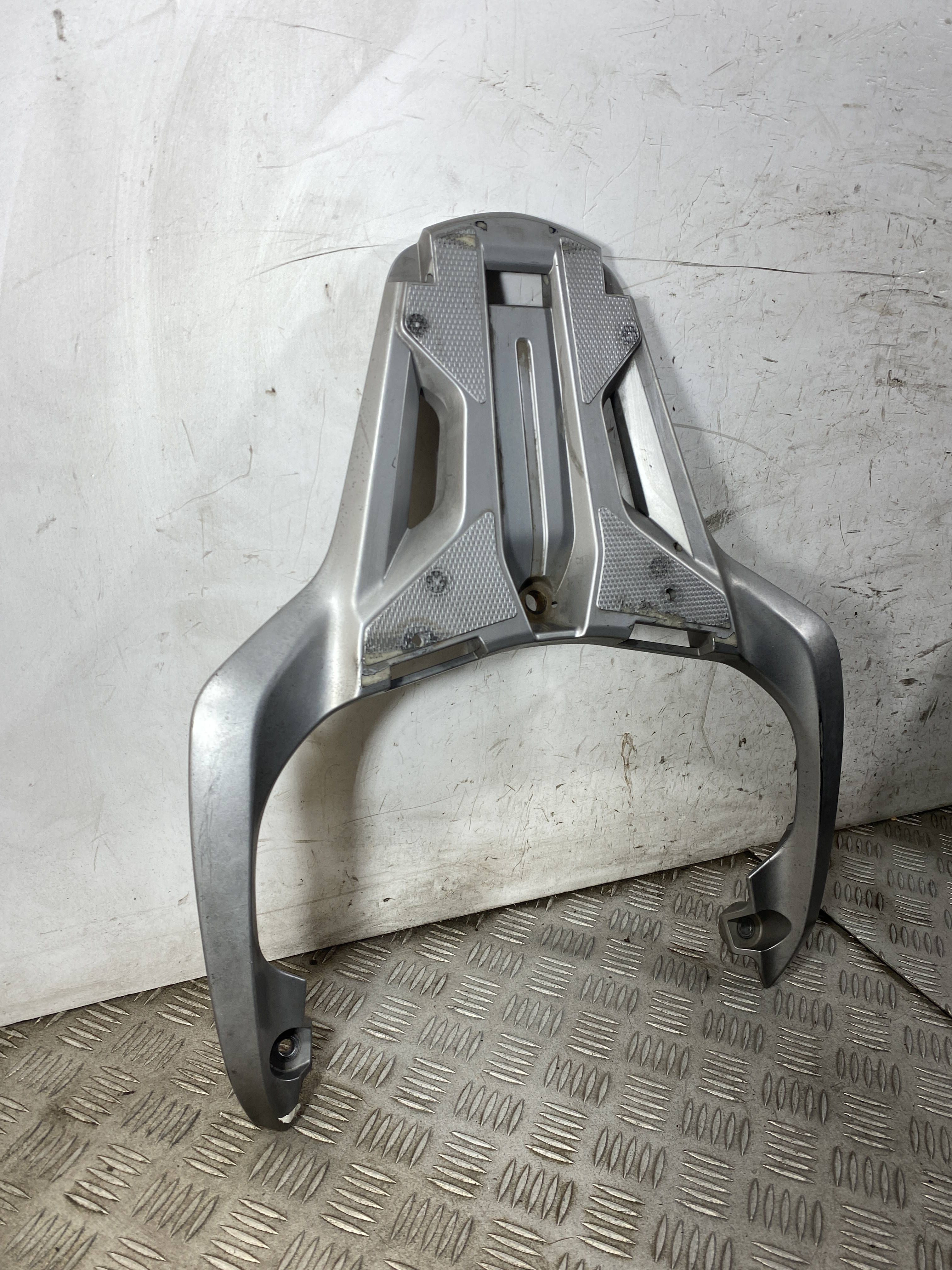 STAFFA PORTA BAULETTO/PORTAPACCHI HONDA SH 150cc (10>)