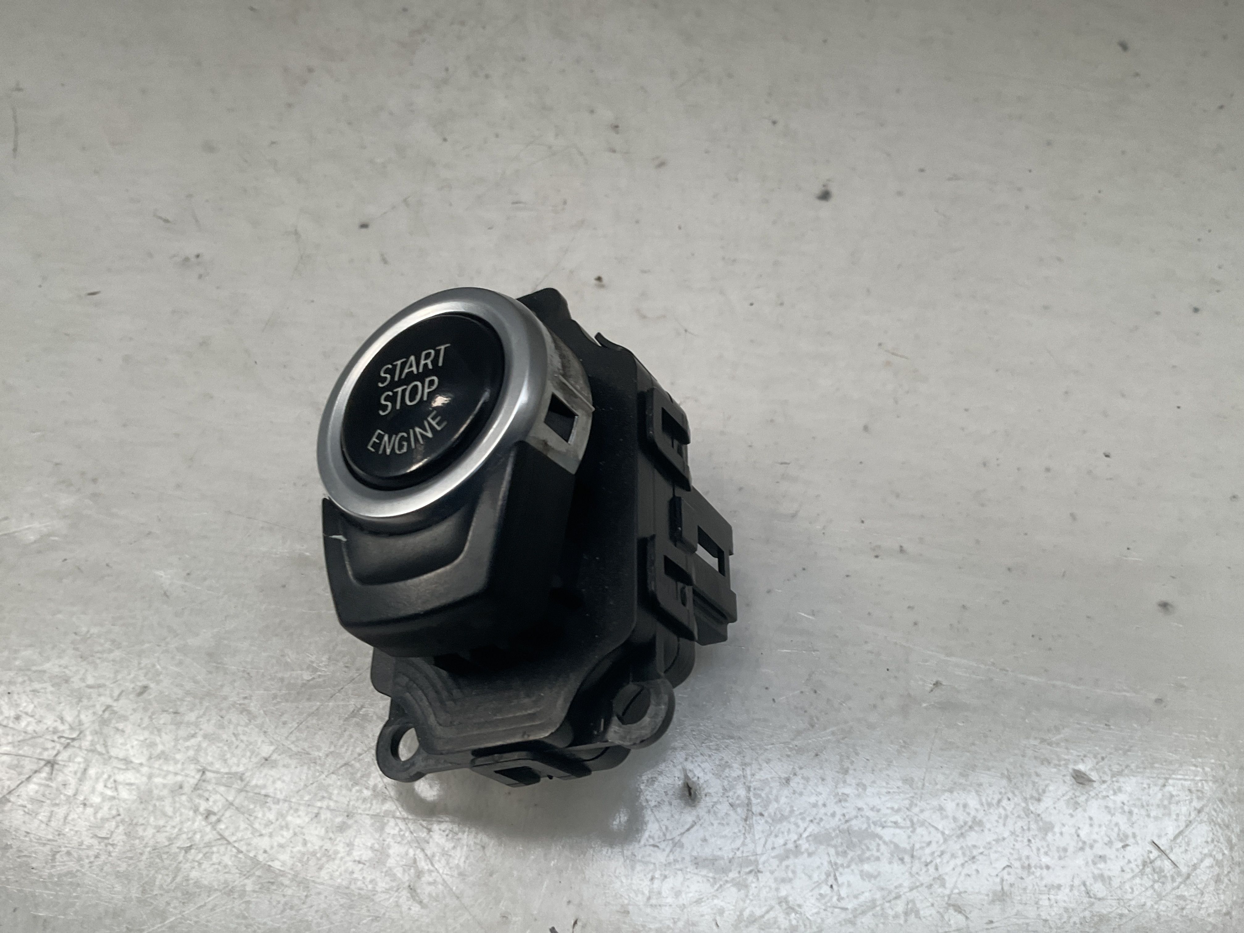 PULSANTE START E STOP BMW Serie 5 F10 9263438 01 (10>)