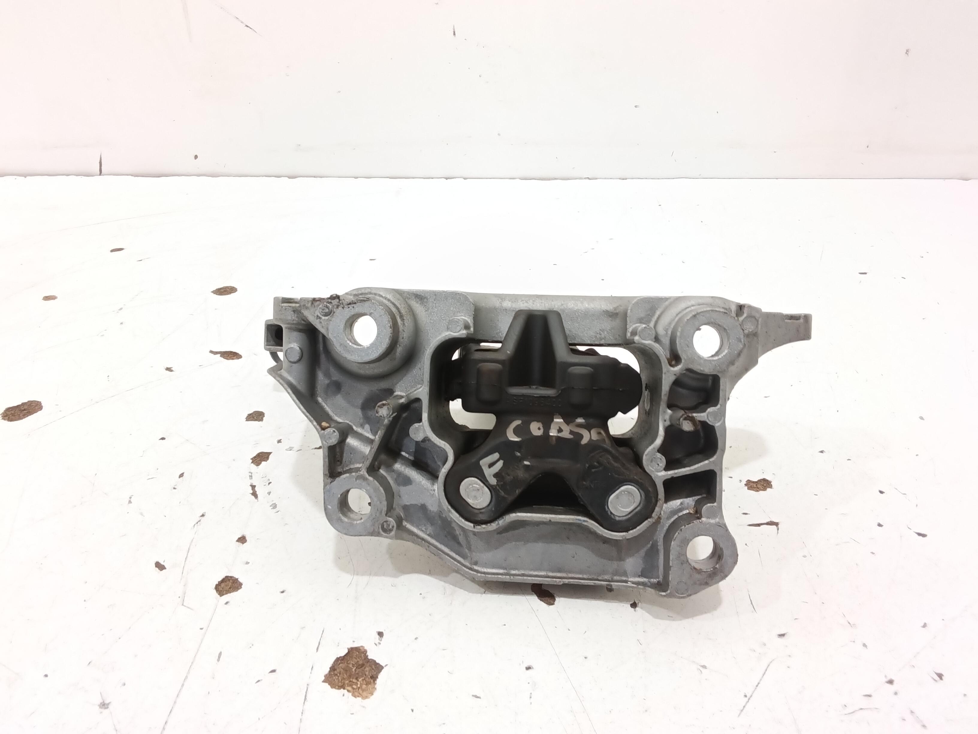 SUPPORTO CAMBIO OPEL Corsa F Serie 9824296180 Benzina (19>)