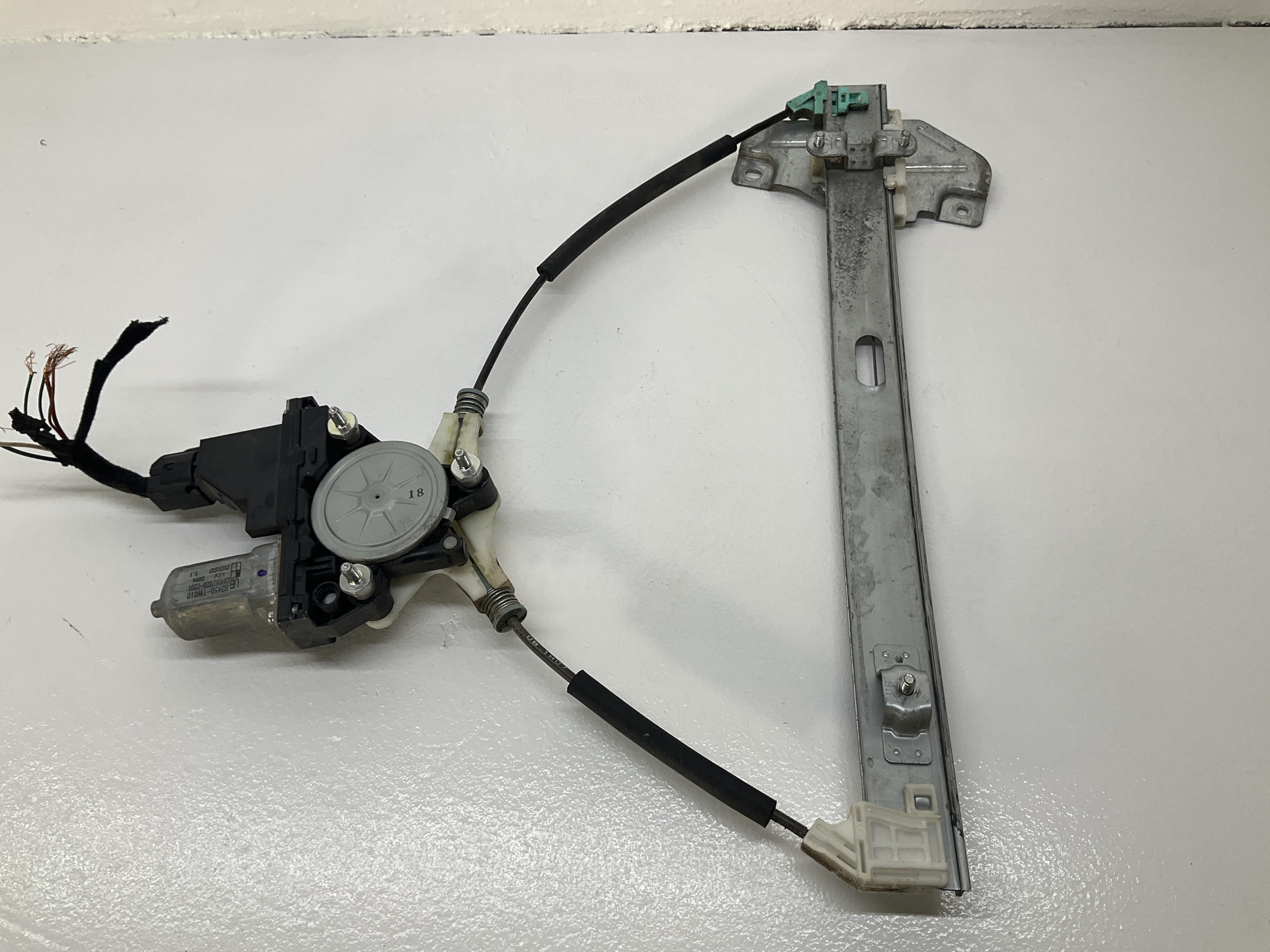 MOTORINO ALZAVETRO ANTERIORE SINISTRO KIA Rio 3° Serie 82450-1W010 (05>11)