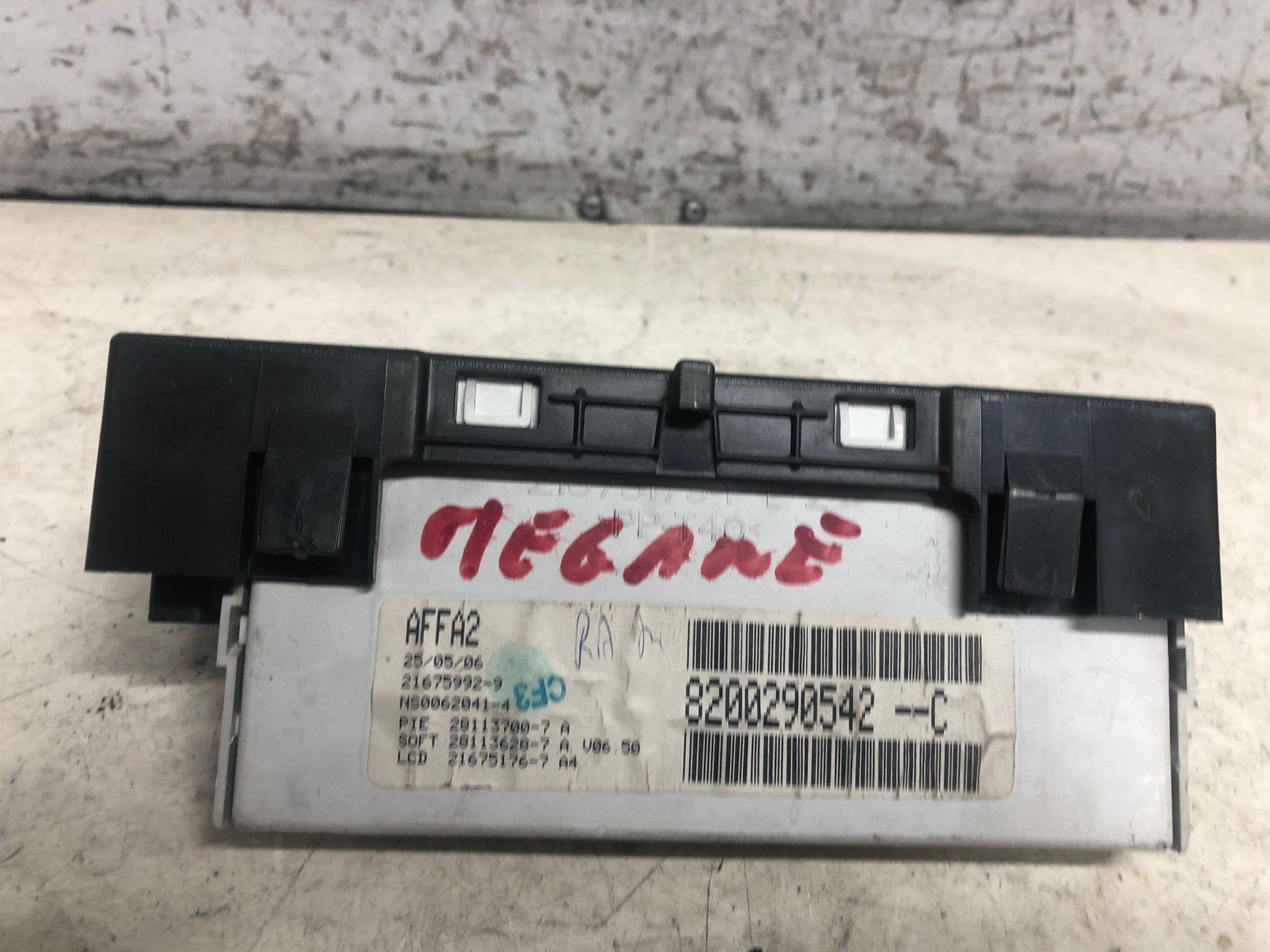 DISPLAY RENAULT Megane ll S. Wagon 8200290542-C (06>08)